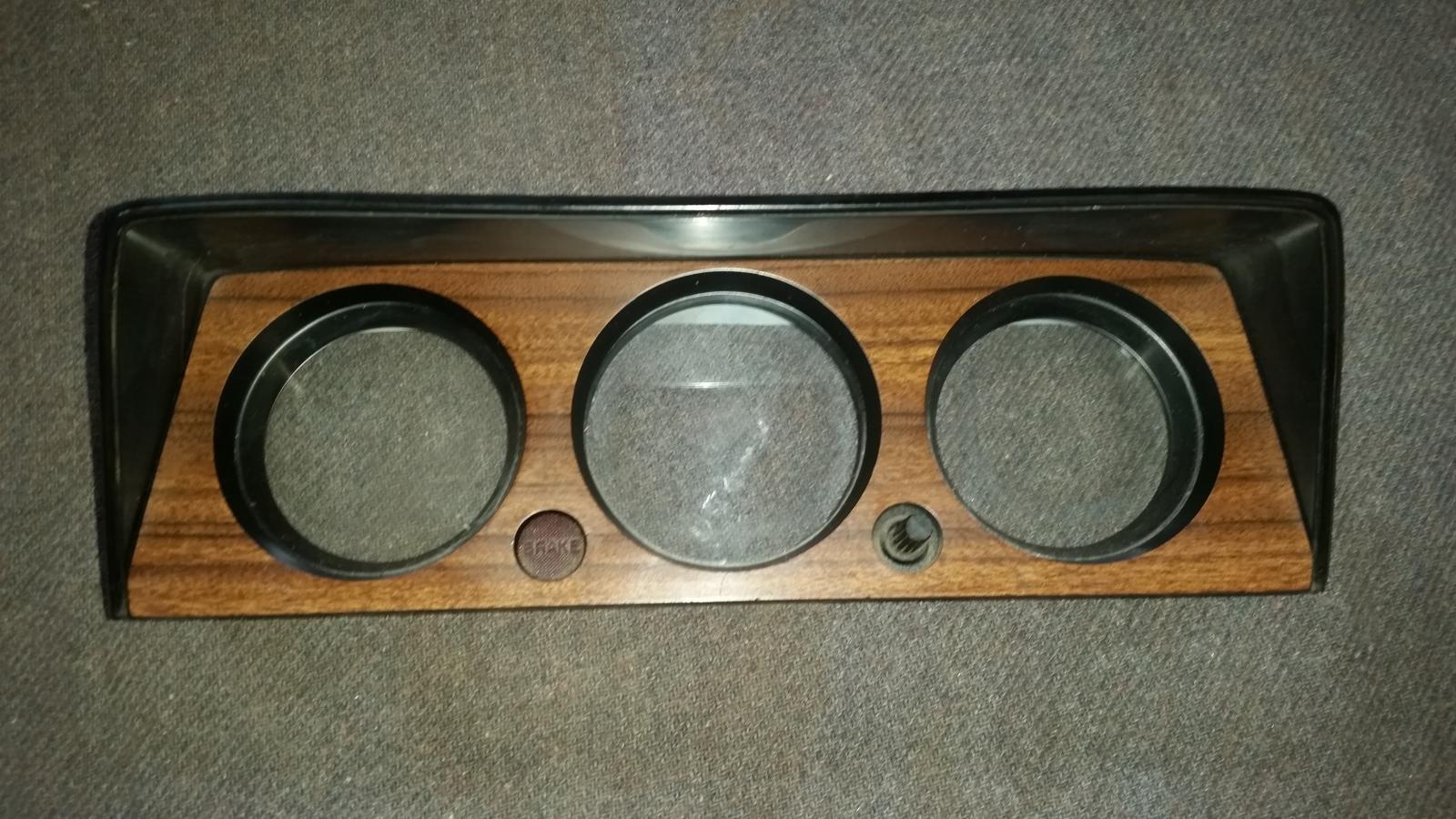 2 empty gauge clusters |﻿ Miscellaneous