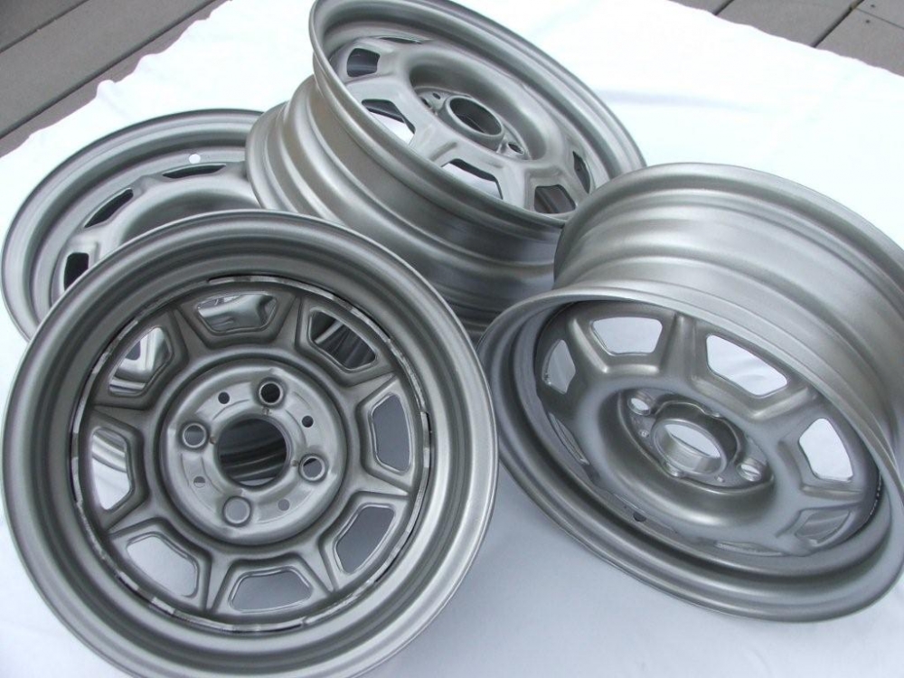 BMW 2002 steel wheels refurbished & powdercoated - $350 |﻿ Miscellaneous