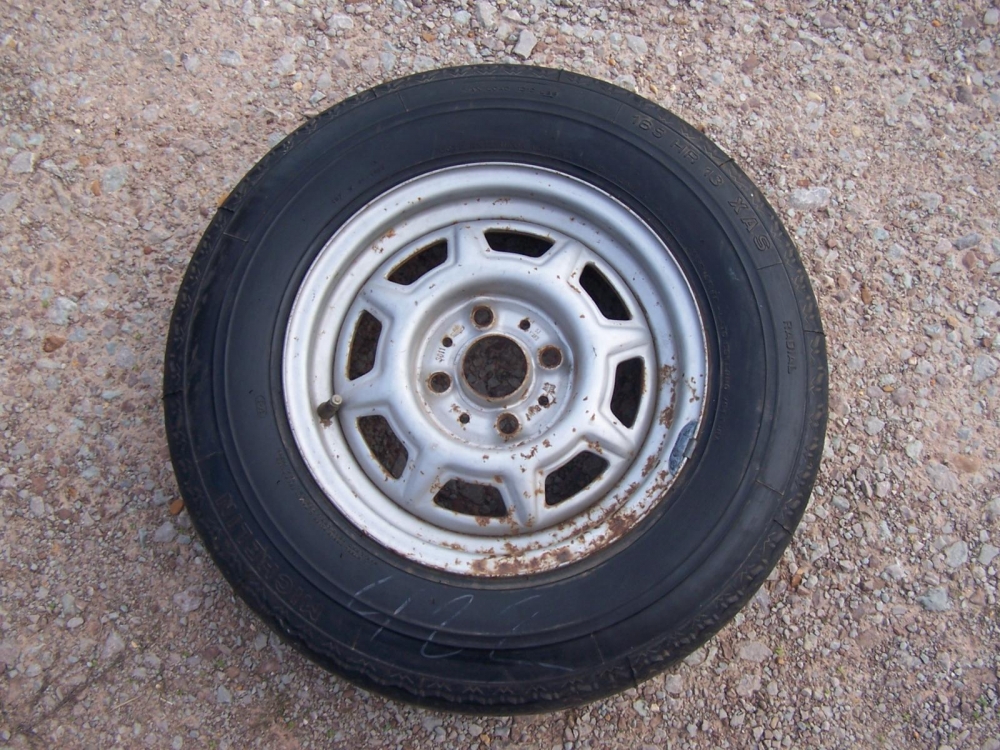 1976 Bmw 2002 Original Spare W/michelin Tire + Steel Wheels ...