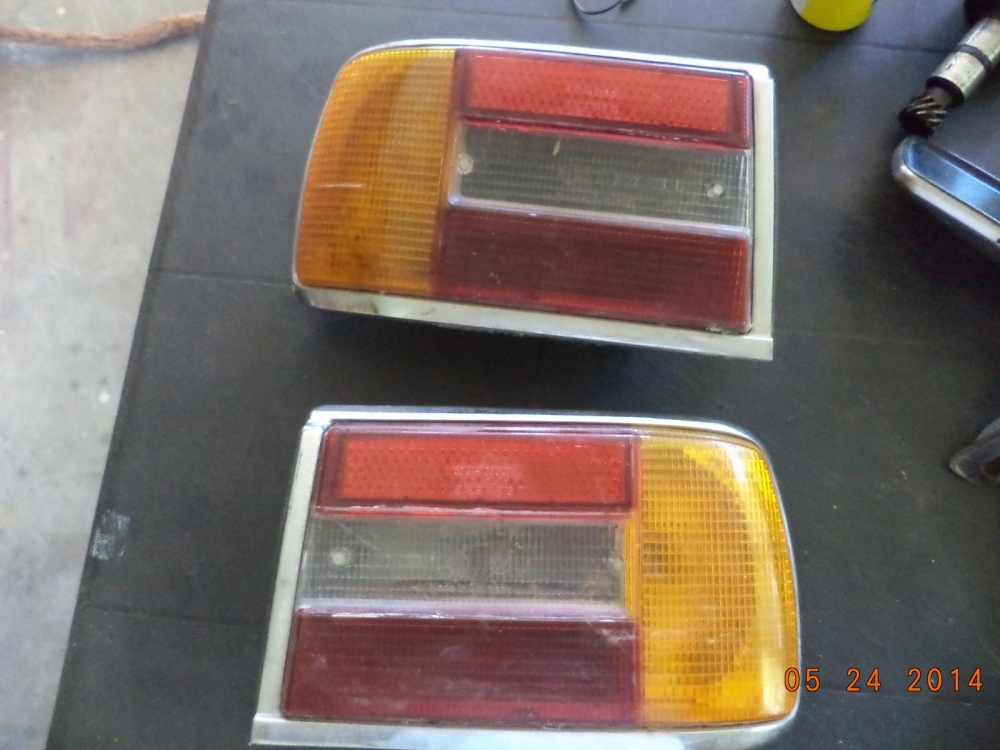 Square Tail Light Assembly Complete - Miscellaneous - 2002FAQ