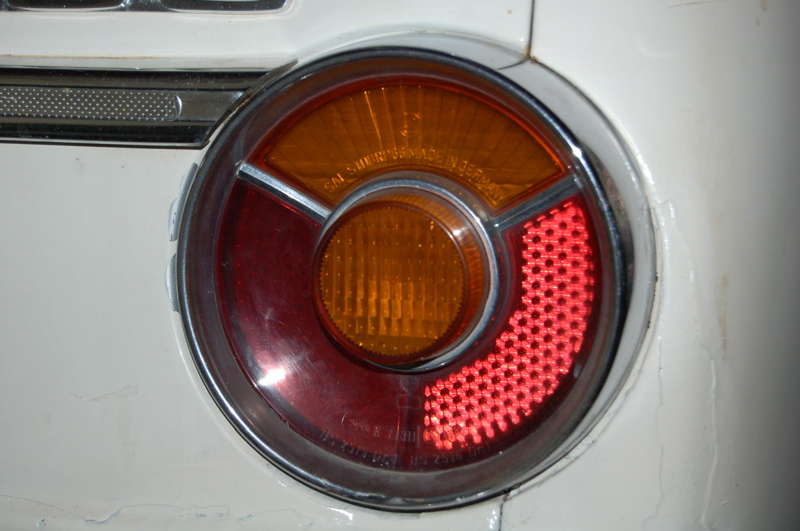 What years had red-centered round tail lights? - BMW 2002 and other '02 ...