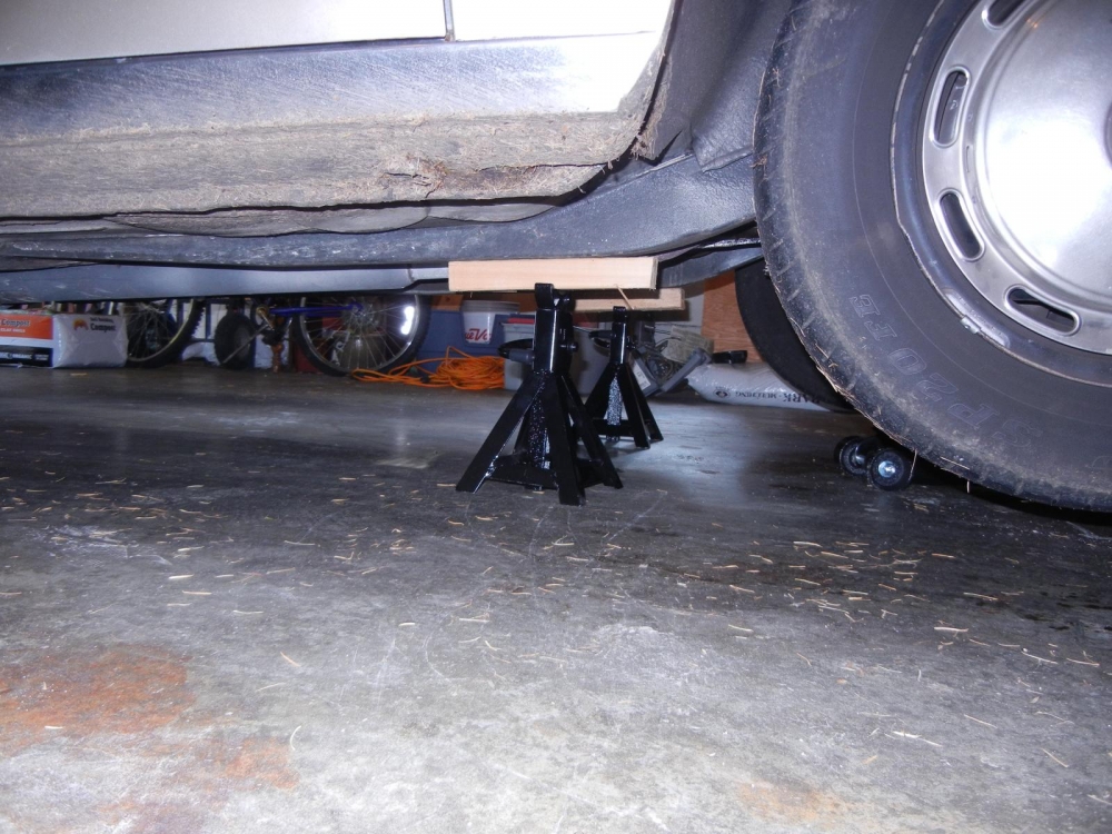 Proper Floor Jack Placement? |﻿ BMW 2002 and other '02