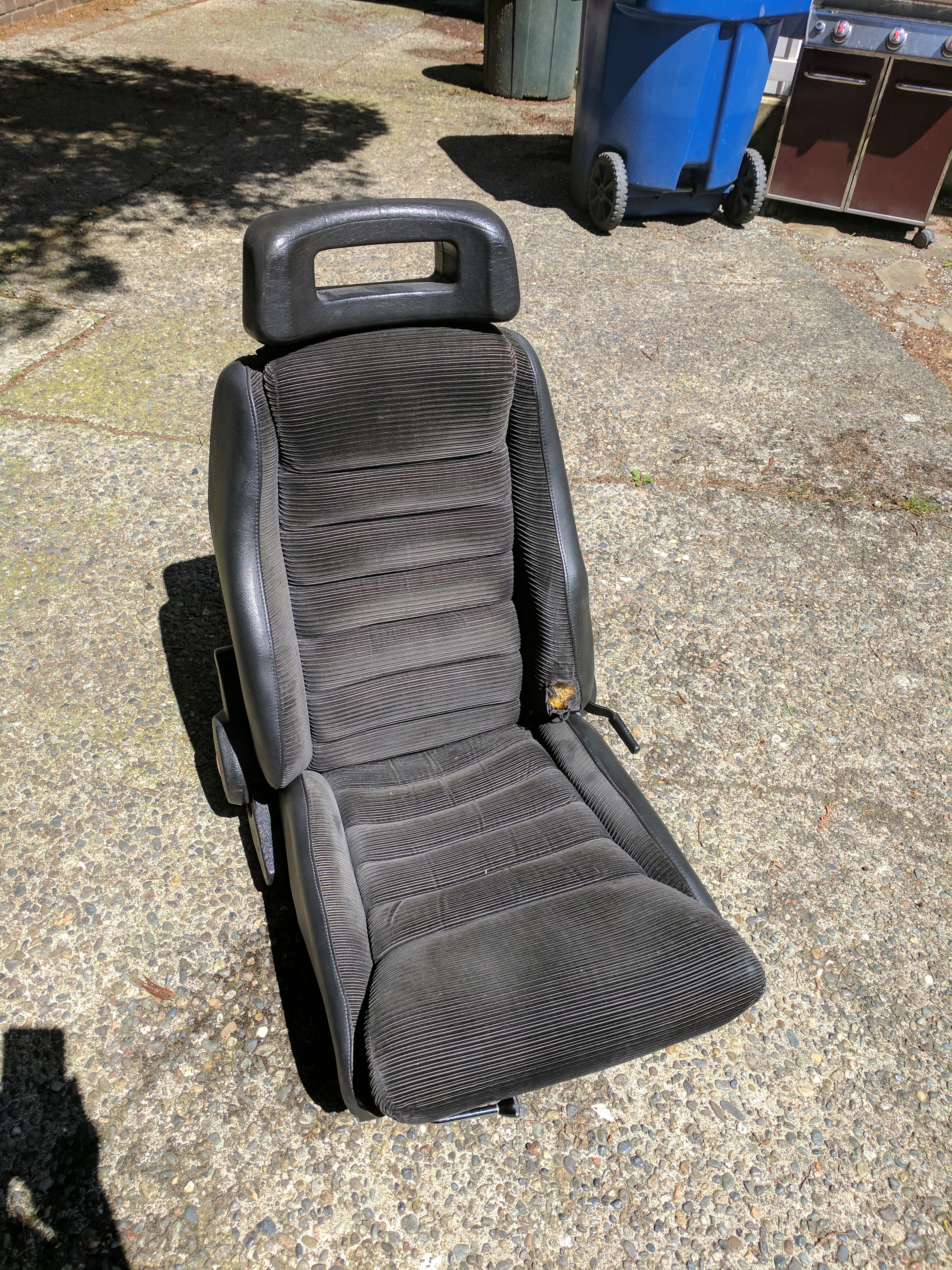 Source for Scheel/ASS/ATW seat parts and fabric |﻿ BMW 2002 and other '02