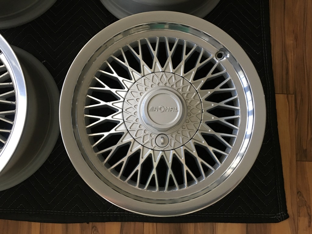 15x7 Ronal mesh et28 with keys |﻿ Miscellaneous