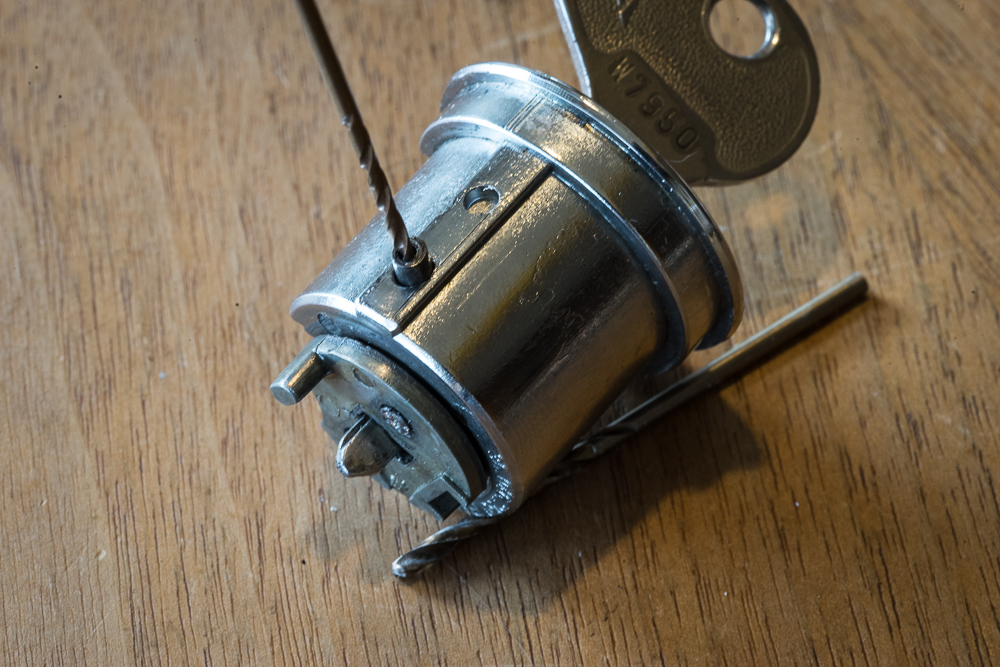 Frozen ignition switch |﻿ BMW 2002 and other '02