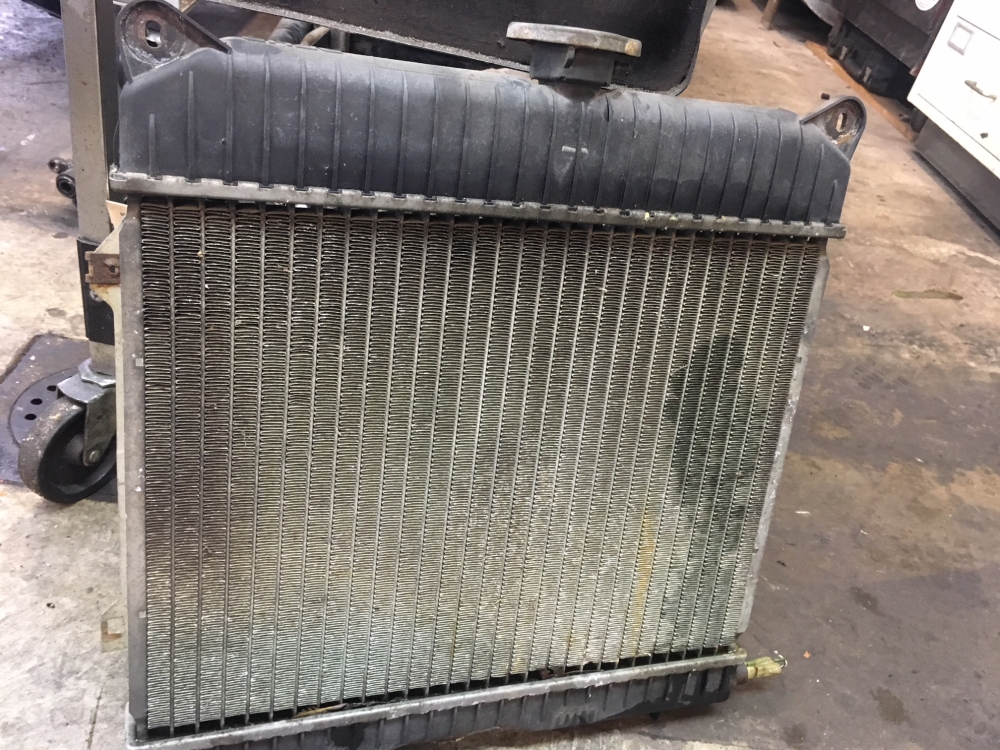 Genuine BMW / Behr 320i radiator |﻿ Miscellaneous
