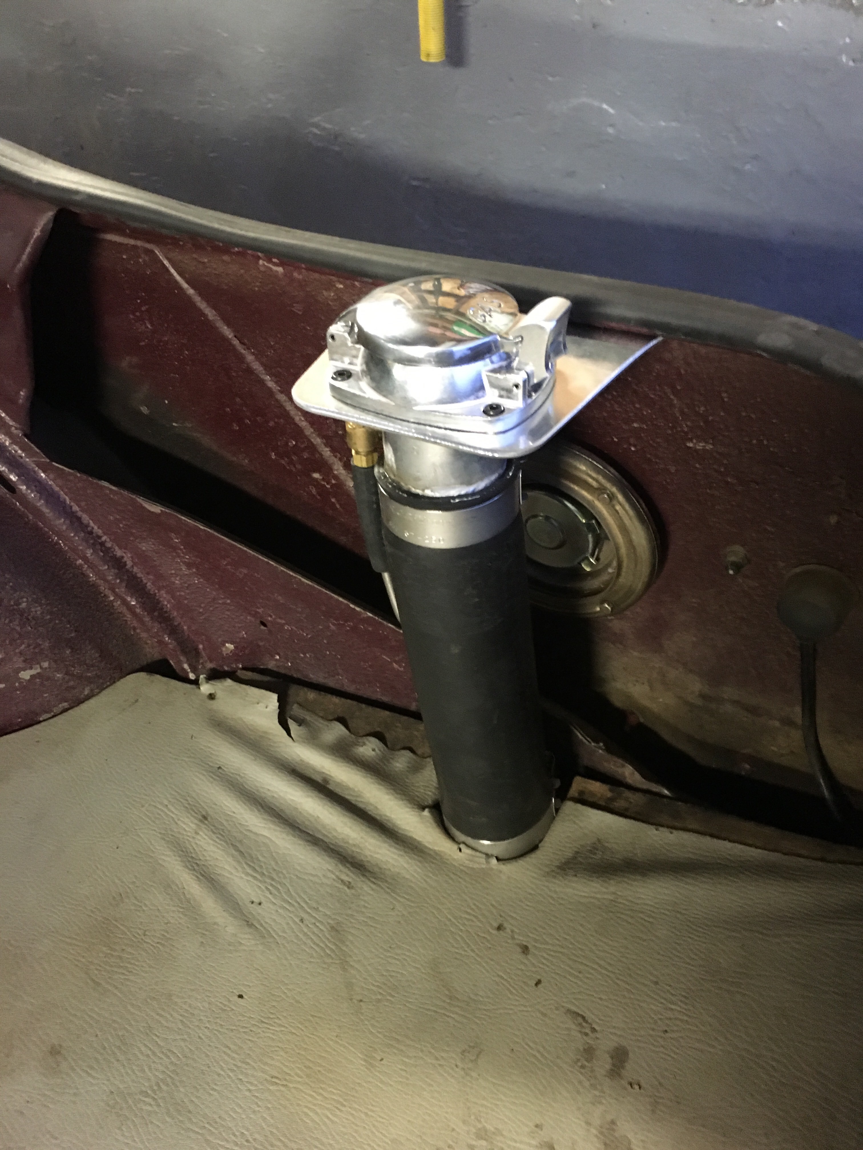 Gas spilling/overflowing during fill up |﻿ BMW 2002 and other '02