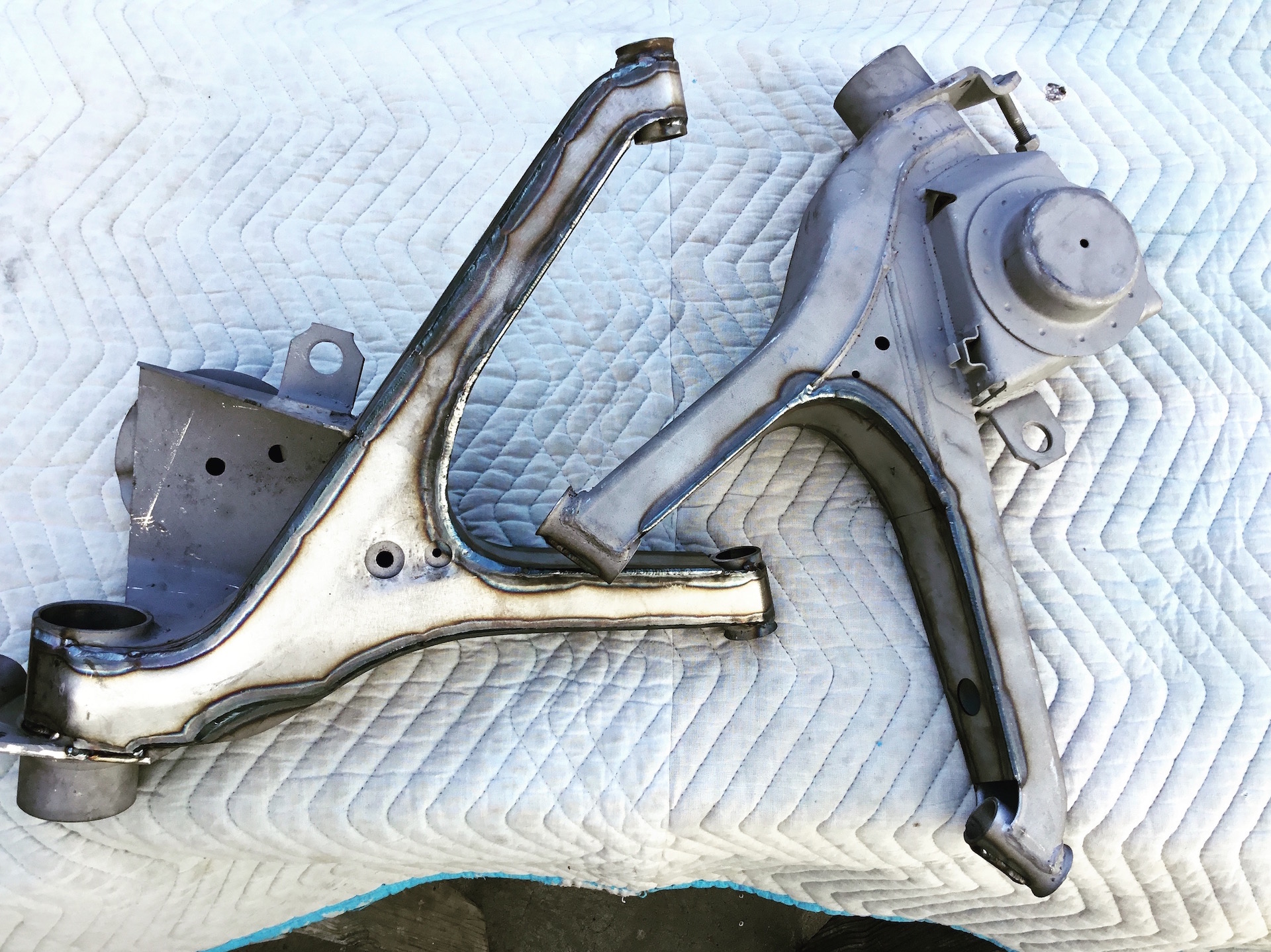 Rear trailing arm rust holes |﻿ BMW 2002 and other '02