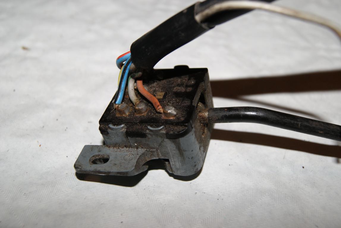 BMW Neue Klasse Steering column switch 1350901 turn indicator switch ...