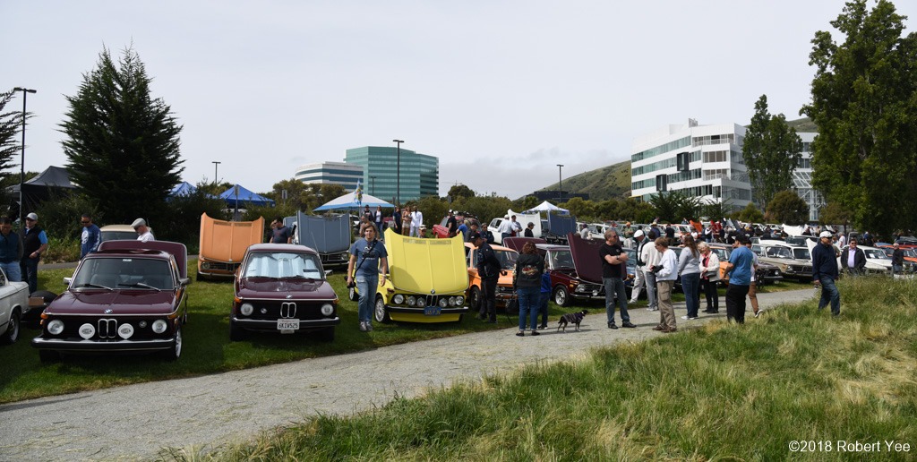 Brisbane-2018_crowd around cars by Yeewiz 180505.JPG - Images - BMW ...