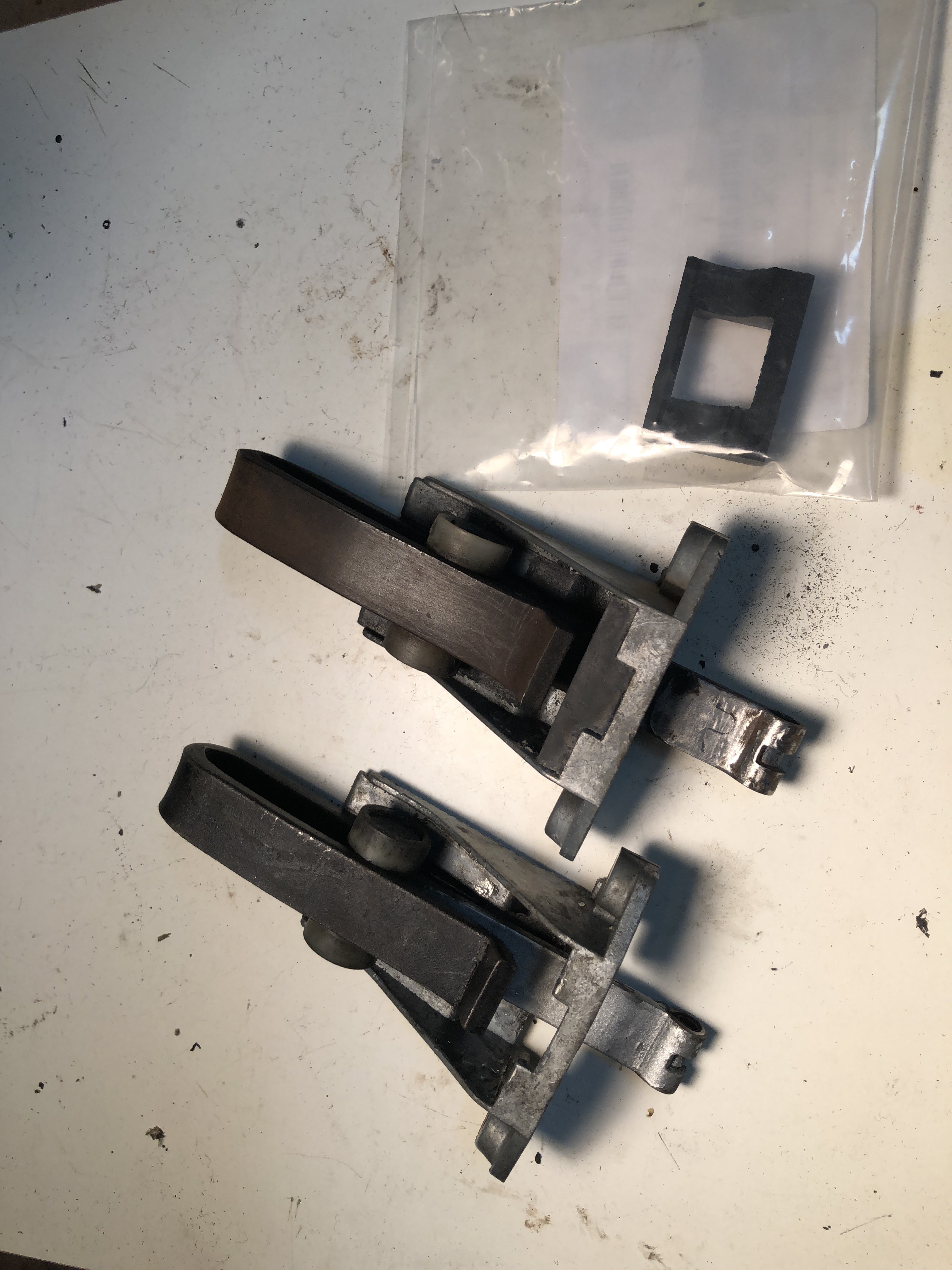 Pair of OEM door brakes - Miscellaneous - 2002FAQ