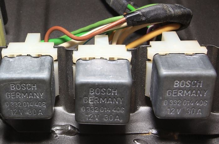 Engine bay relay socket + 4-pin relay |﻿ Parts Wanted
