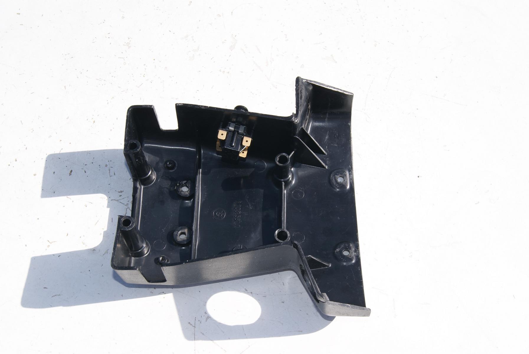 Small parts, Armrest, hazard switches, steering column cover ...