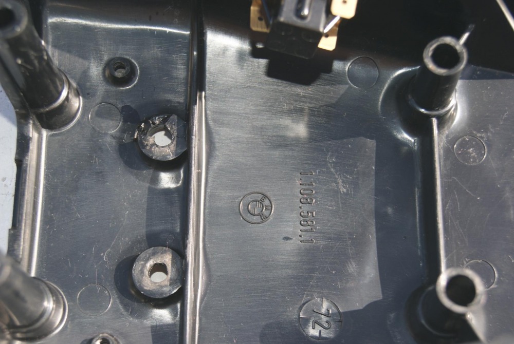 Small parts, Armrest, hazard switches, steering column cover ...