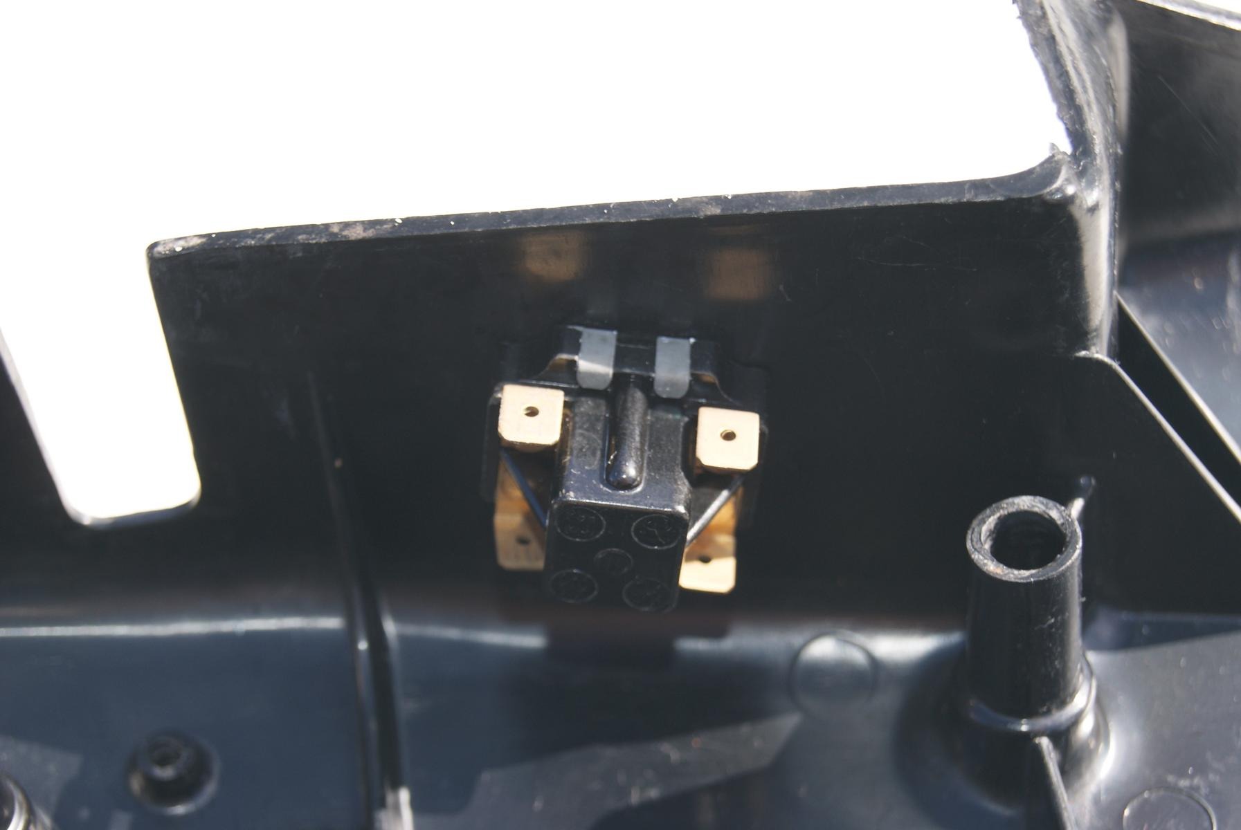 Small parts, Armrest, hazard switches, steering column cover ...