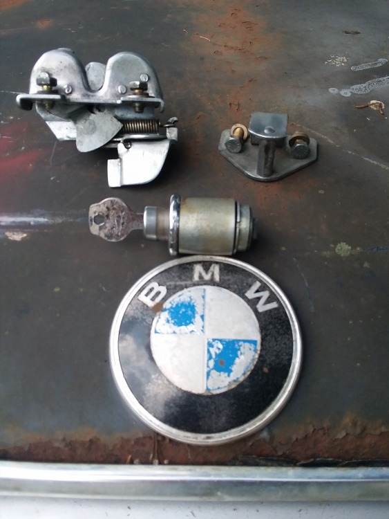'74 BMW 2002 trunk lock set latch complete |﻿ Miscellaneous