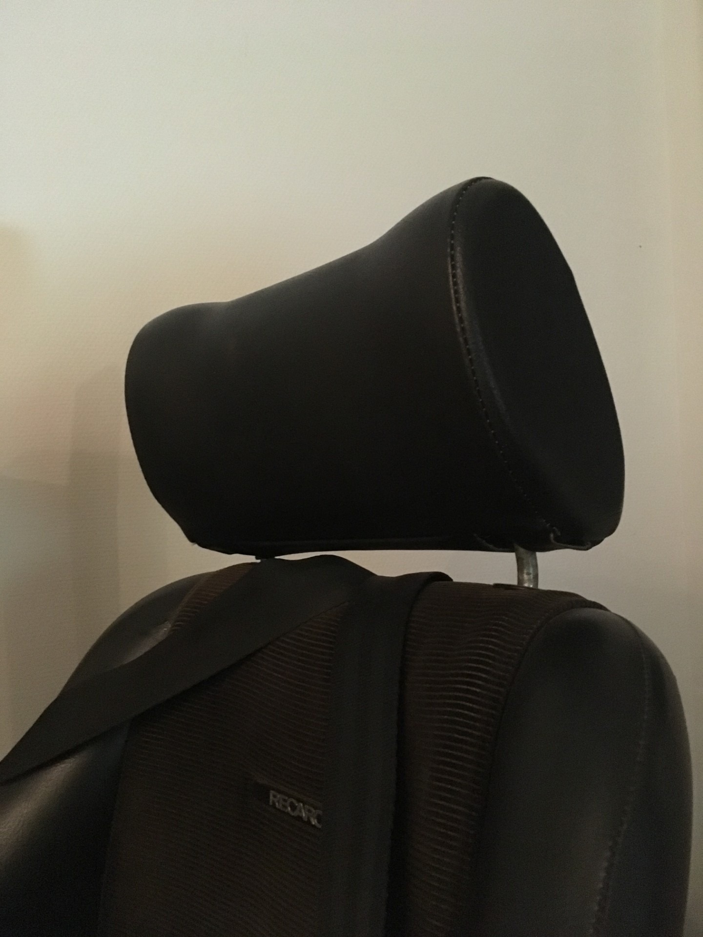 Recaro Sport Seat ~ Headrests ~ |﻿ BMW 2002 and other '02