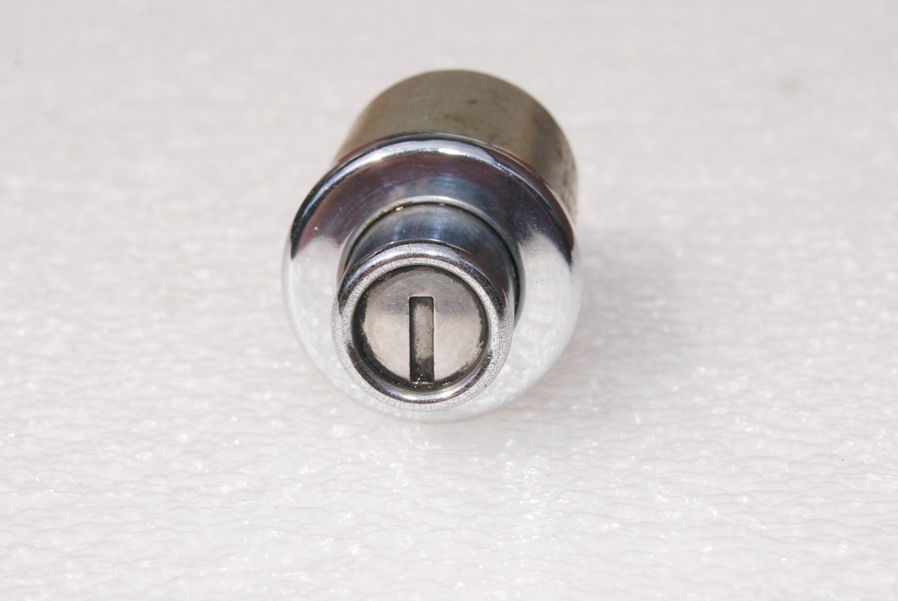 Trunk lock w/o key - Miscellaneous - 2002FAQ