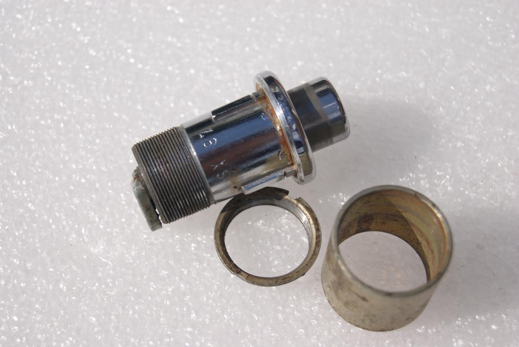 Trunk lock w/o key - Miscellaneous - 2002FAQ