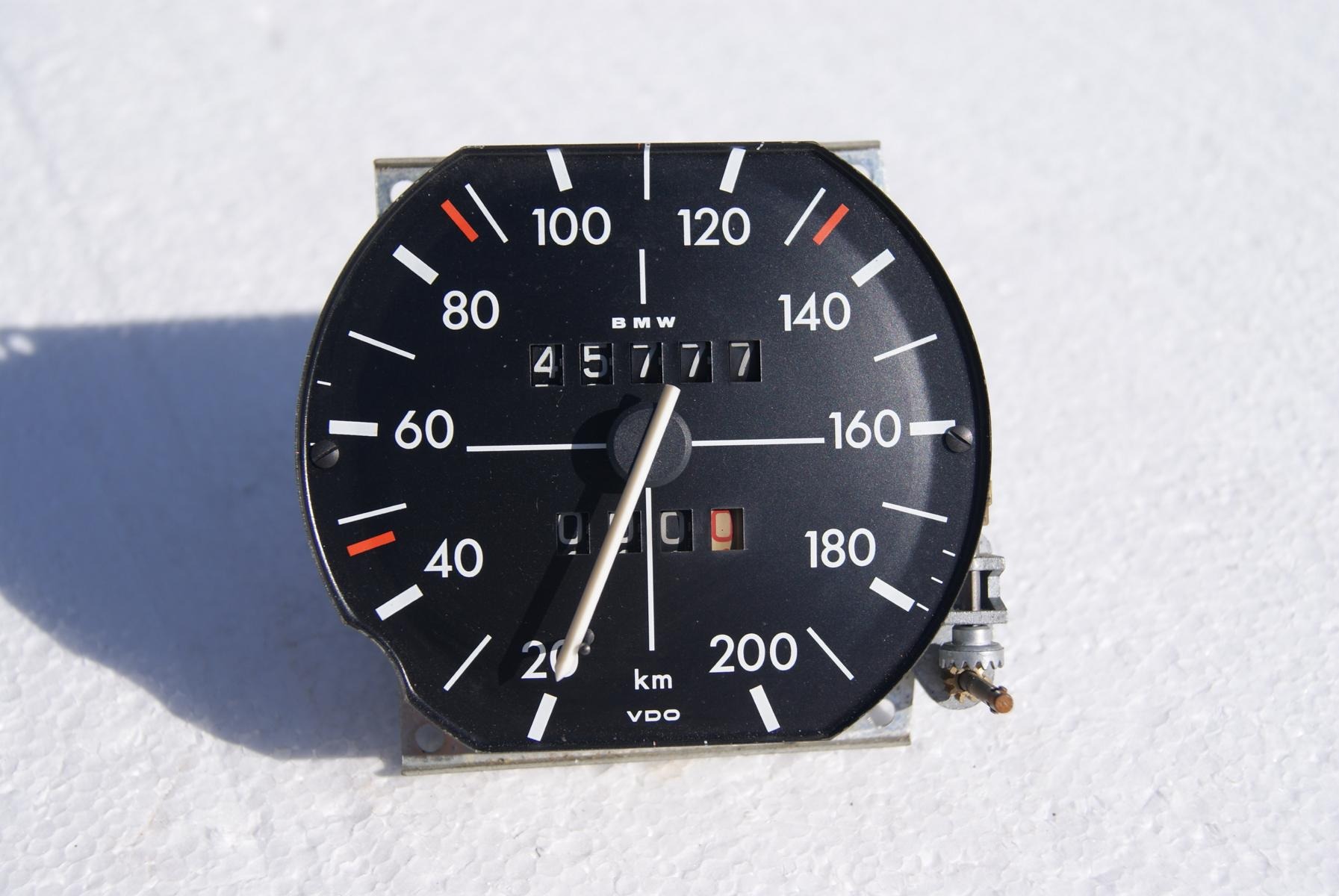 3rd series crosshair style 200 kph speedometer - Miscellaneous - 2002FAQ