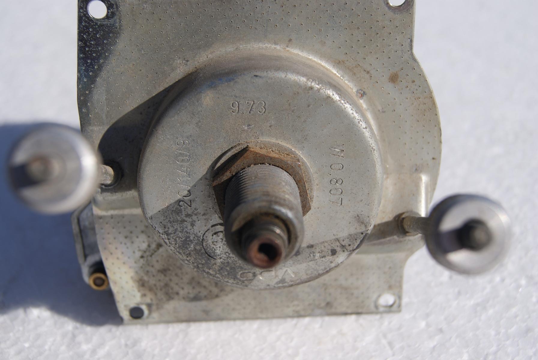 3rd series crosshair style 200 kph speedometer - Miscellaneous - 2002FAQ