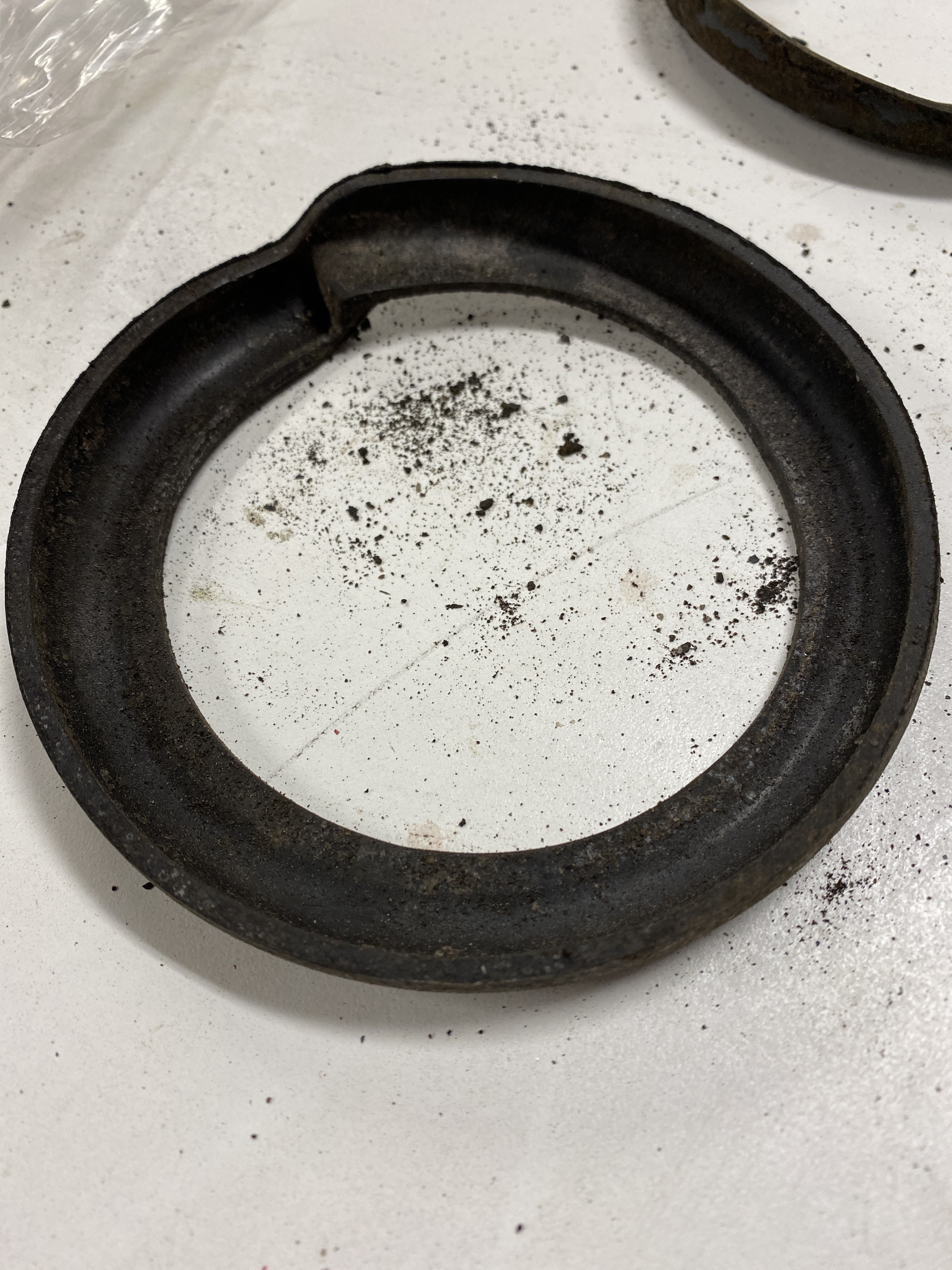 Front spring pads - Miscellaneous - 2002FAQ
