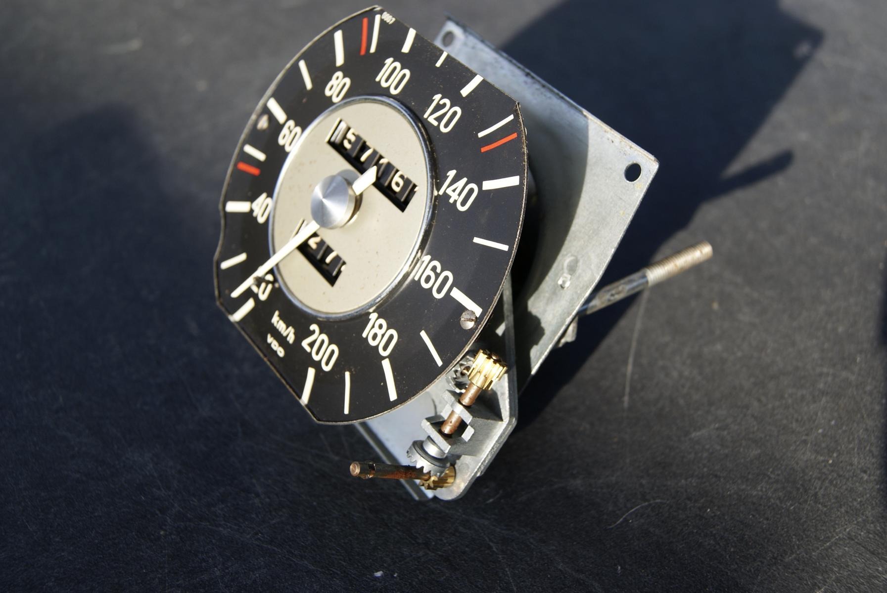 1st series instruments 200 KPH speedometer clock combo gauge ...