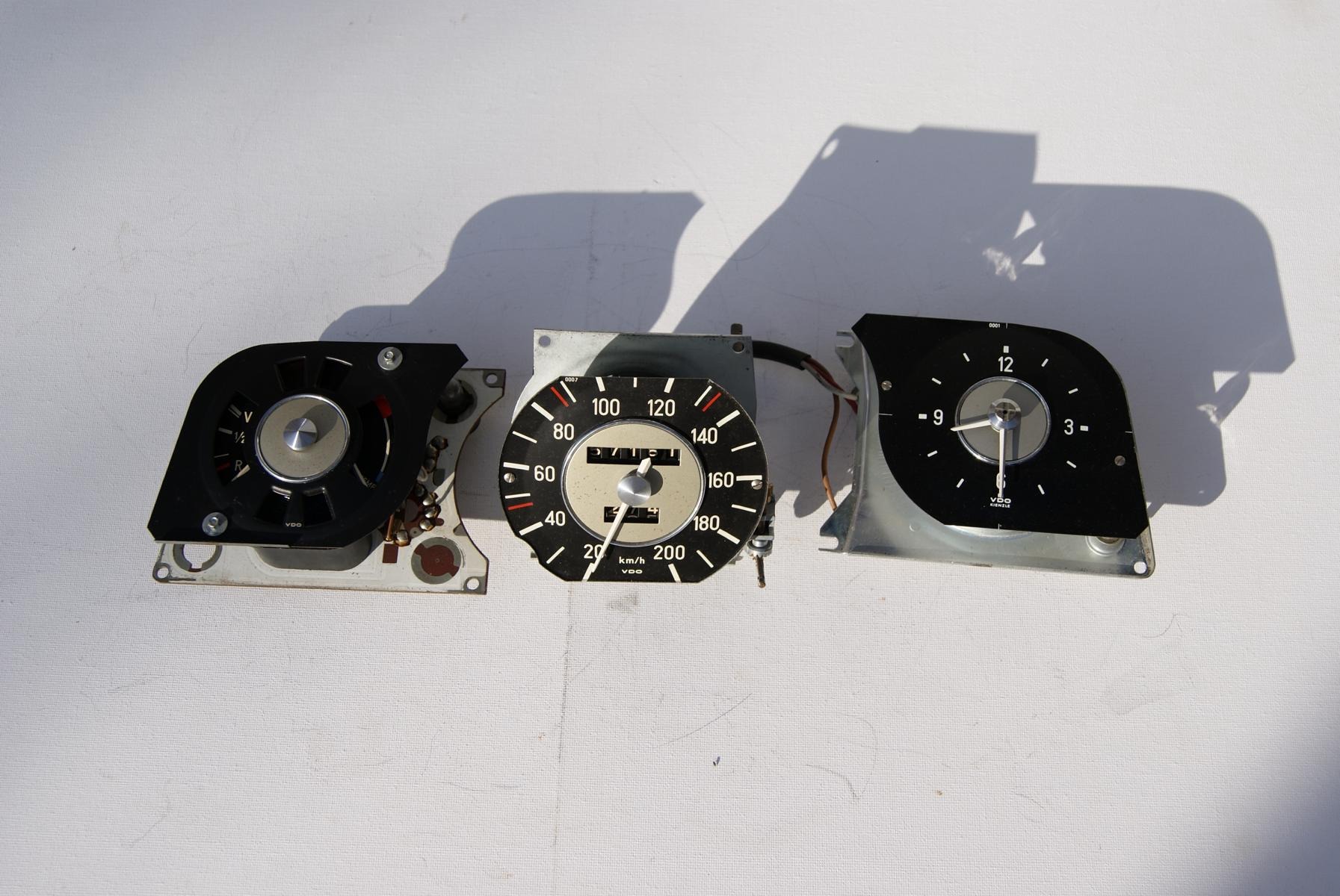 1st series instruments 200 KPH speedometer clock combo gauge ...