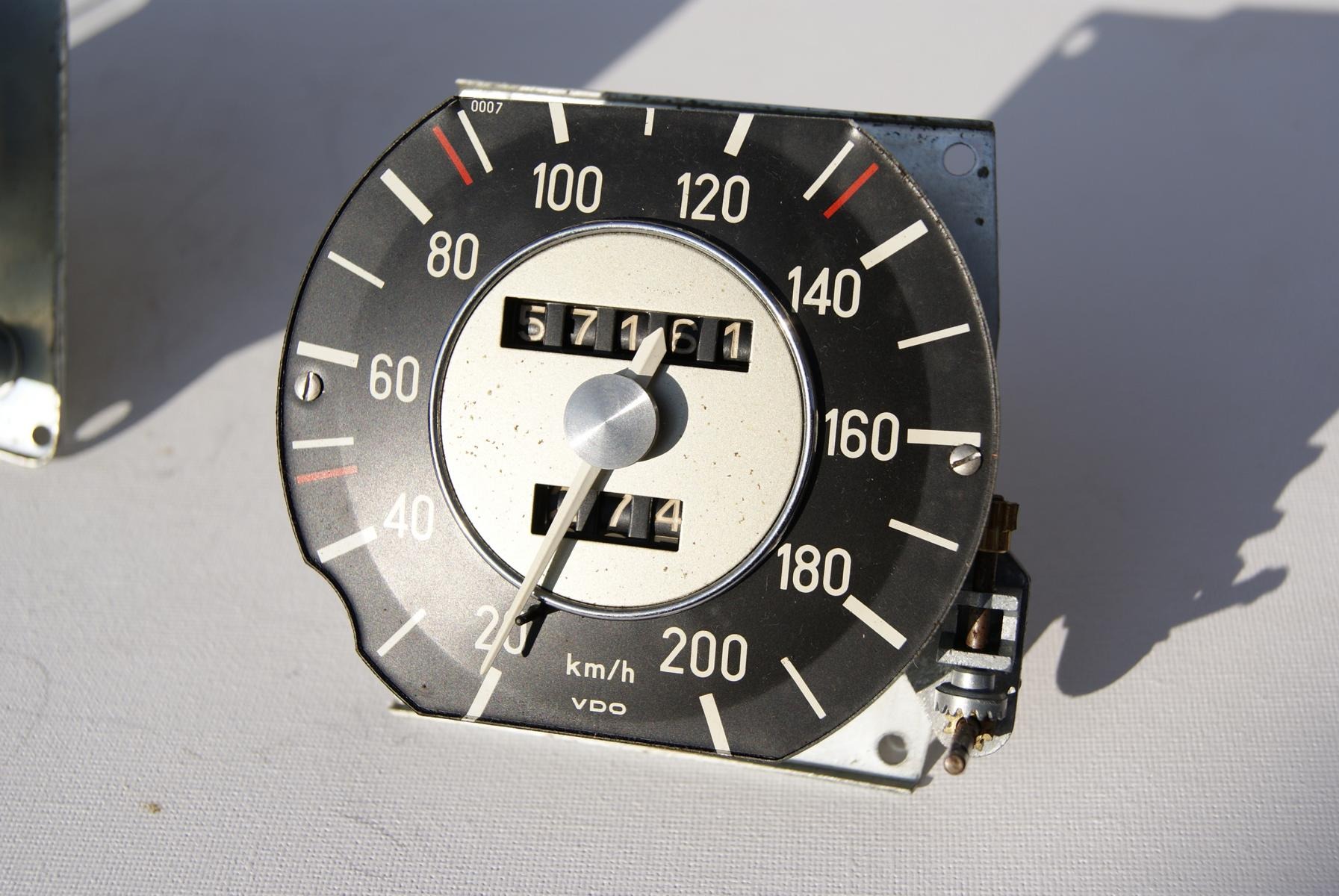 1st series instruments 200 KPH speedometer clock combo gauge ...