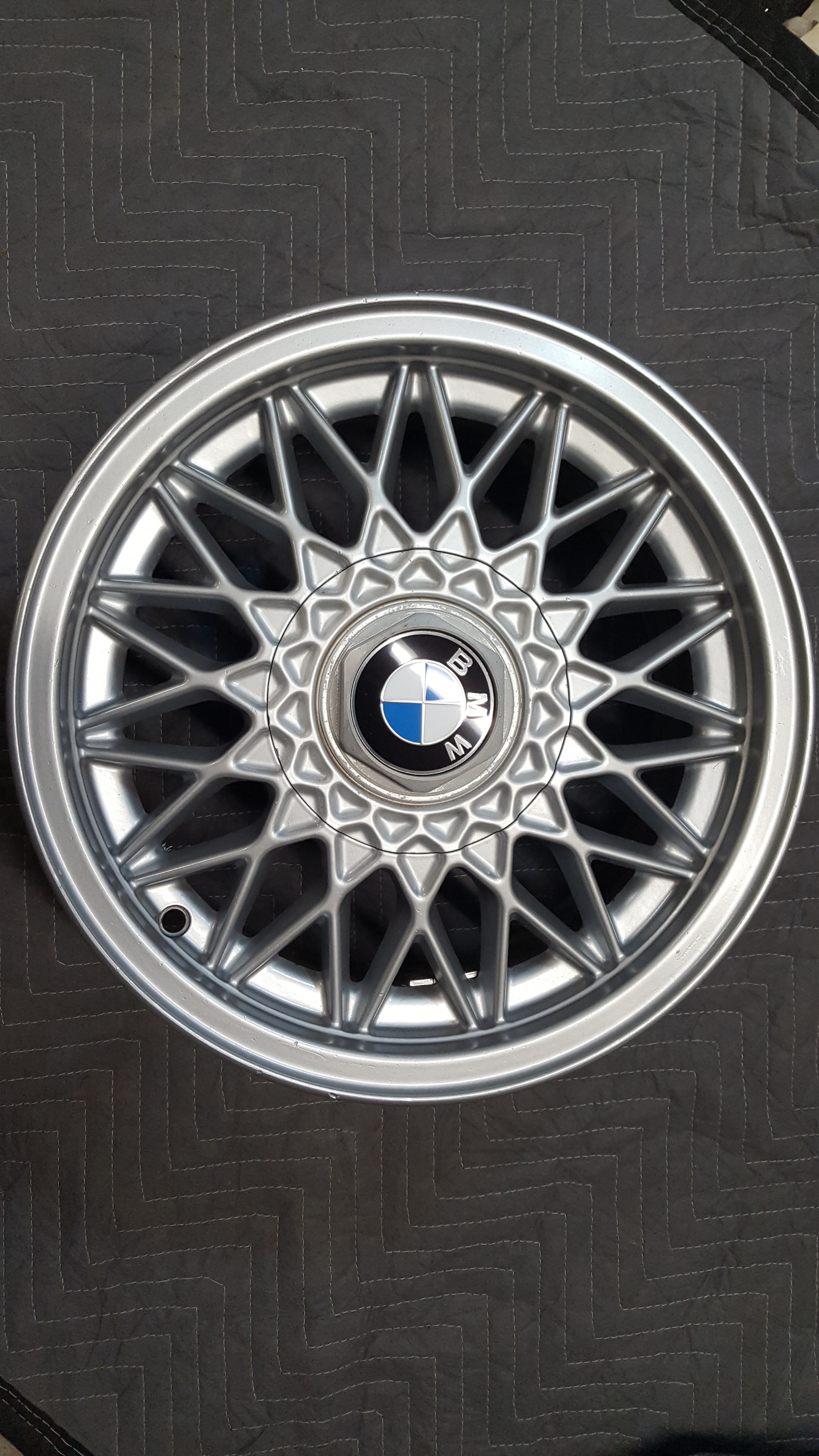 The right wheel paint |﻿ BMW 2002 and other '02