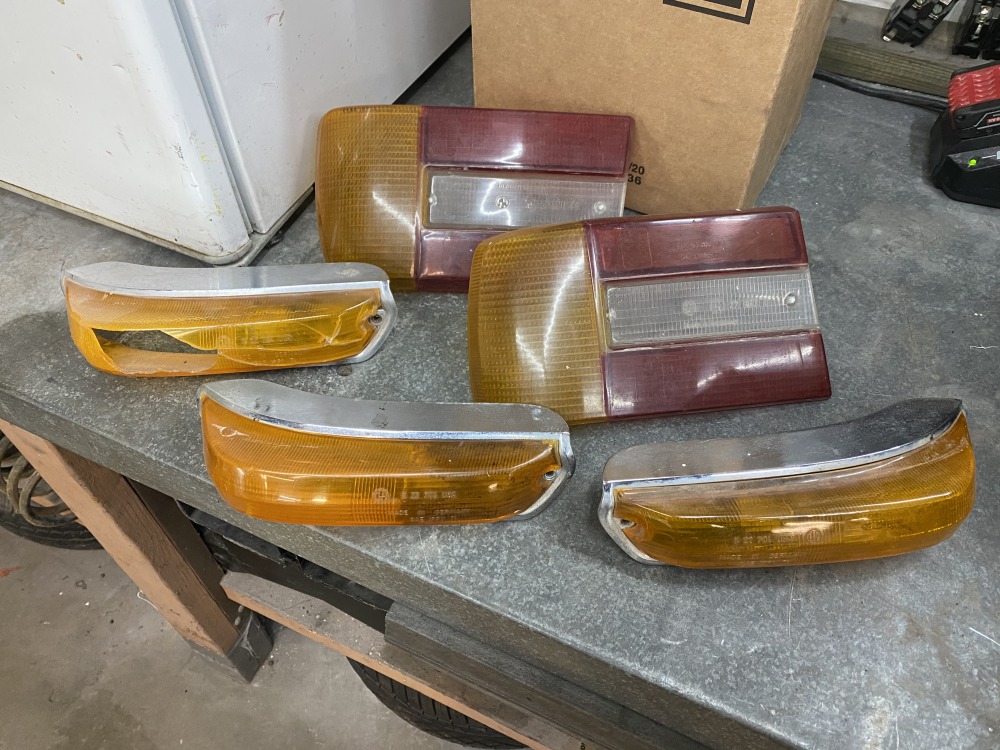 Turn signal lenses w/ housings + tail light lenses |﻿ Miscellaneous