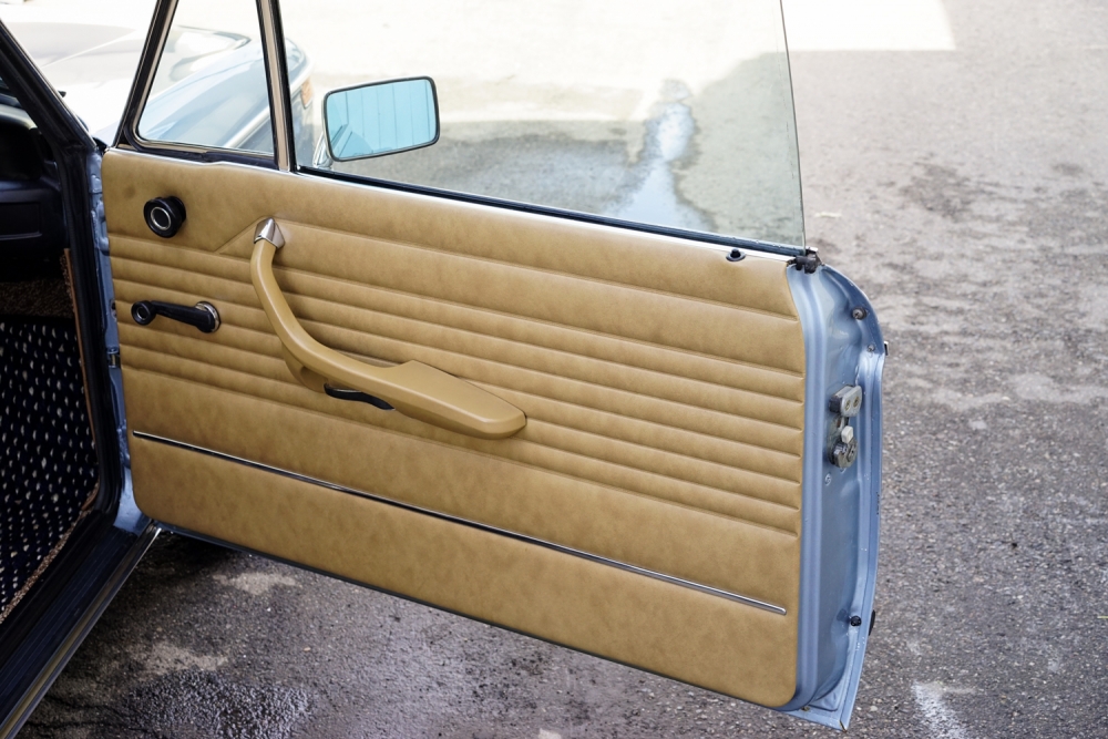 Was there a cream colored interior option? |﻿ BMW 2002 and other '02