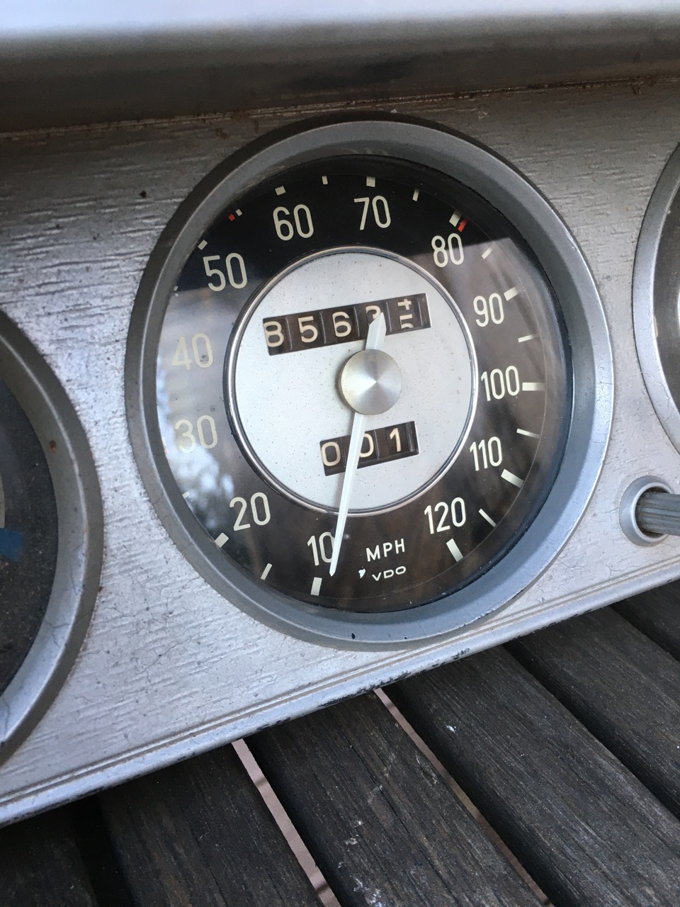 Unusual w1,24 silver dollar speedo x2 that matches a 3.45:1? - BMW 2002 ...