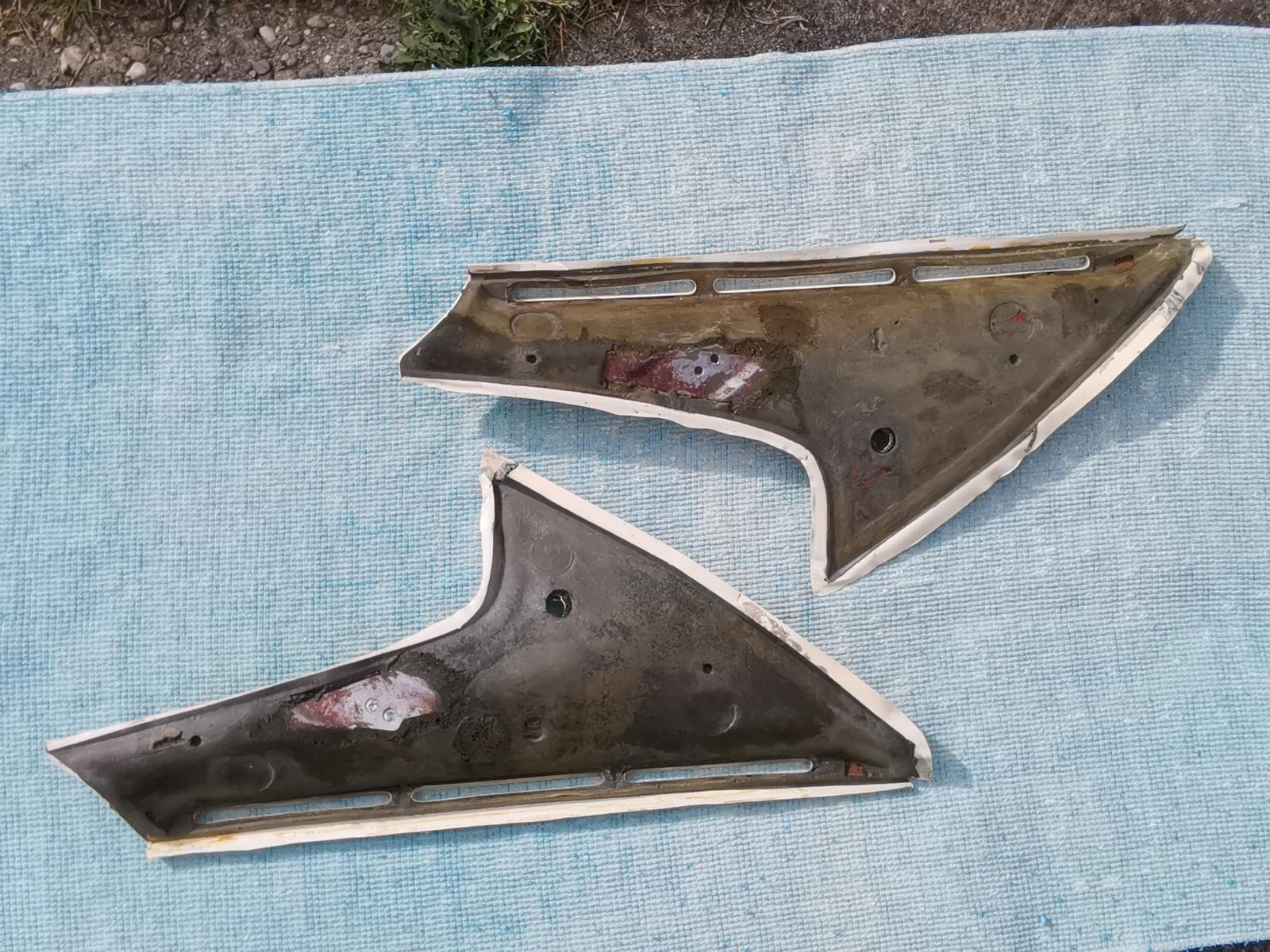 SOLD Touring C-pillar covers left + right - Miscellaneous - 2002FAQ
