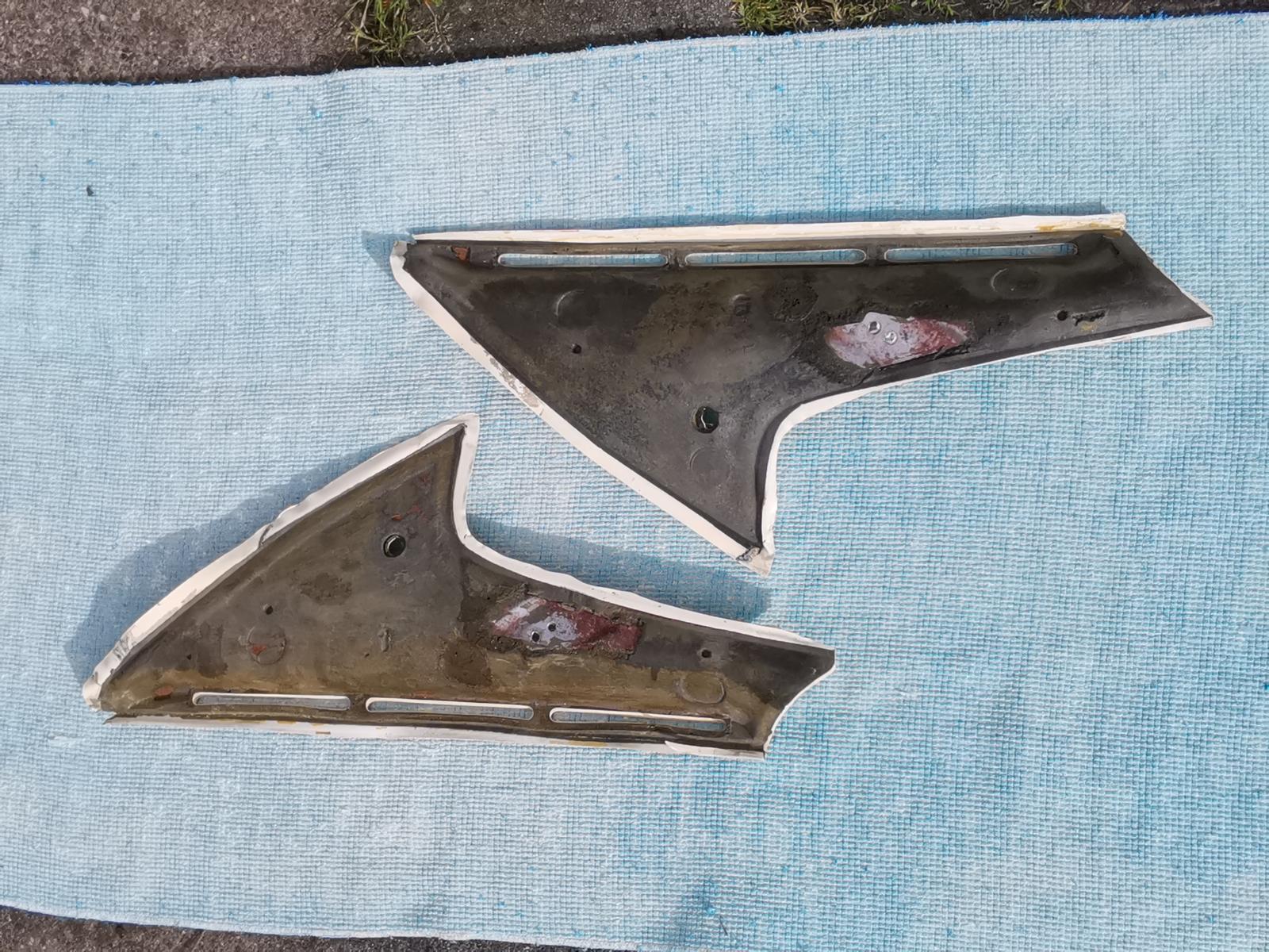 SOLD Touring C-pillar covers left + right - Miscellaneous - 2002FAQ