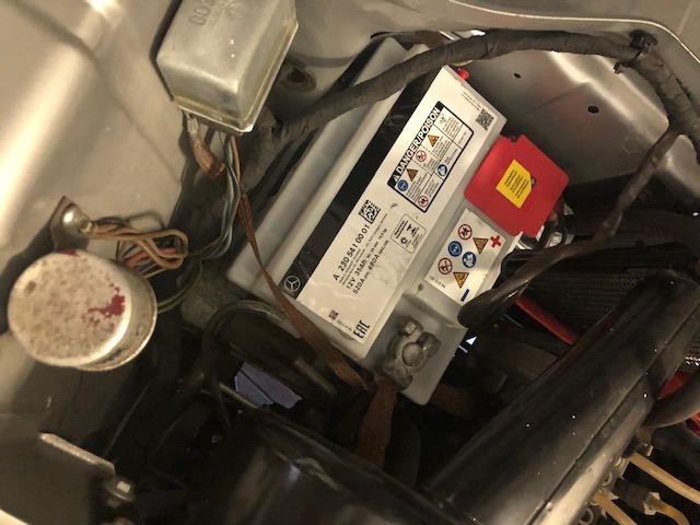 Source for 26R battery, with retention ledges - BMW 2002 and other '02 ...