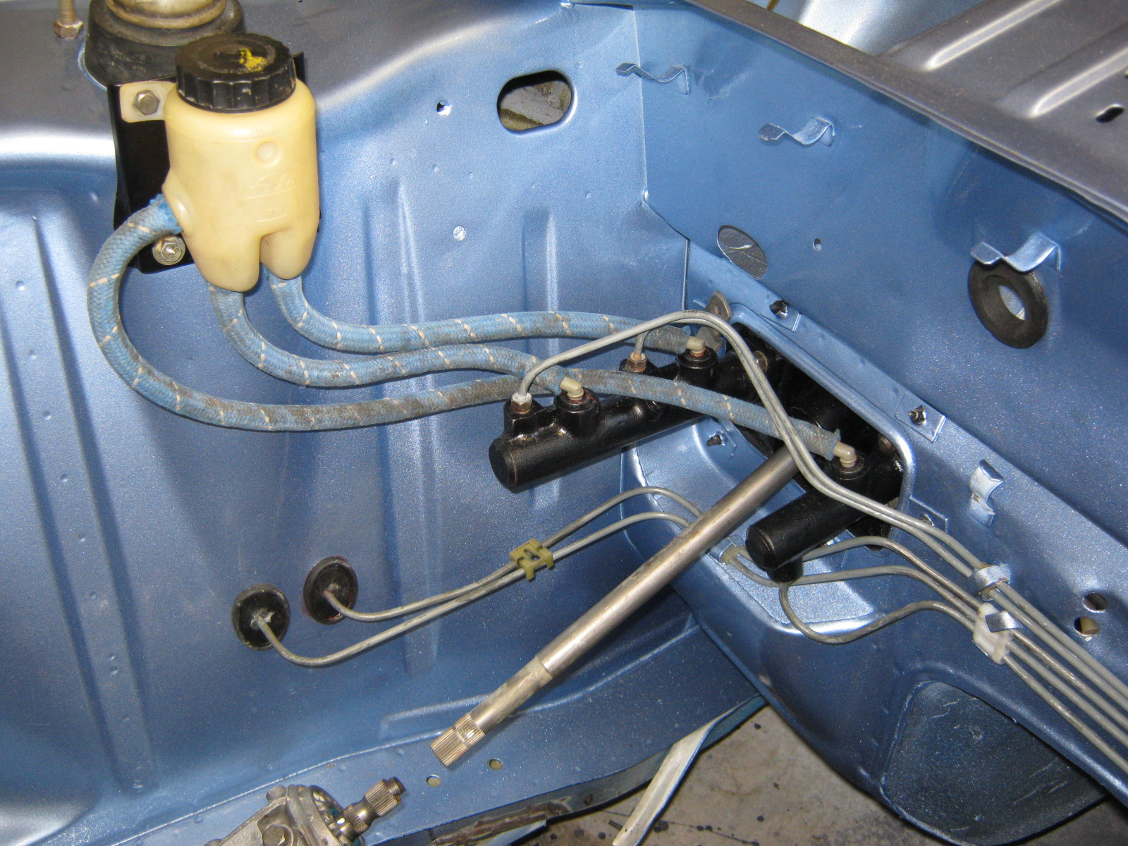 RHD engine bay pictures needed of brakelines for servos - BMW 2002 and ...