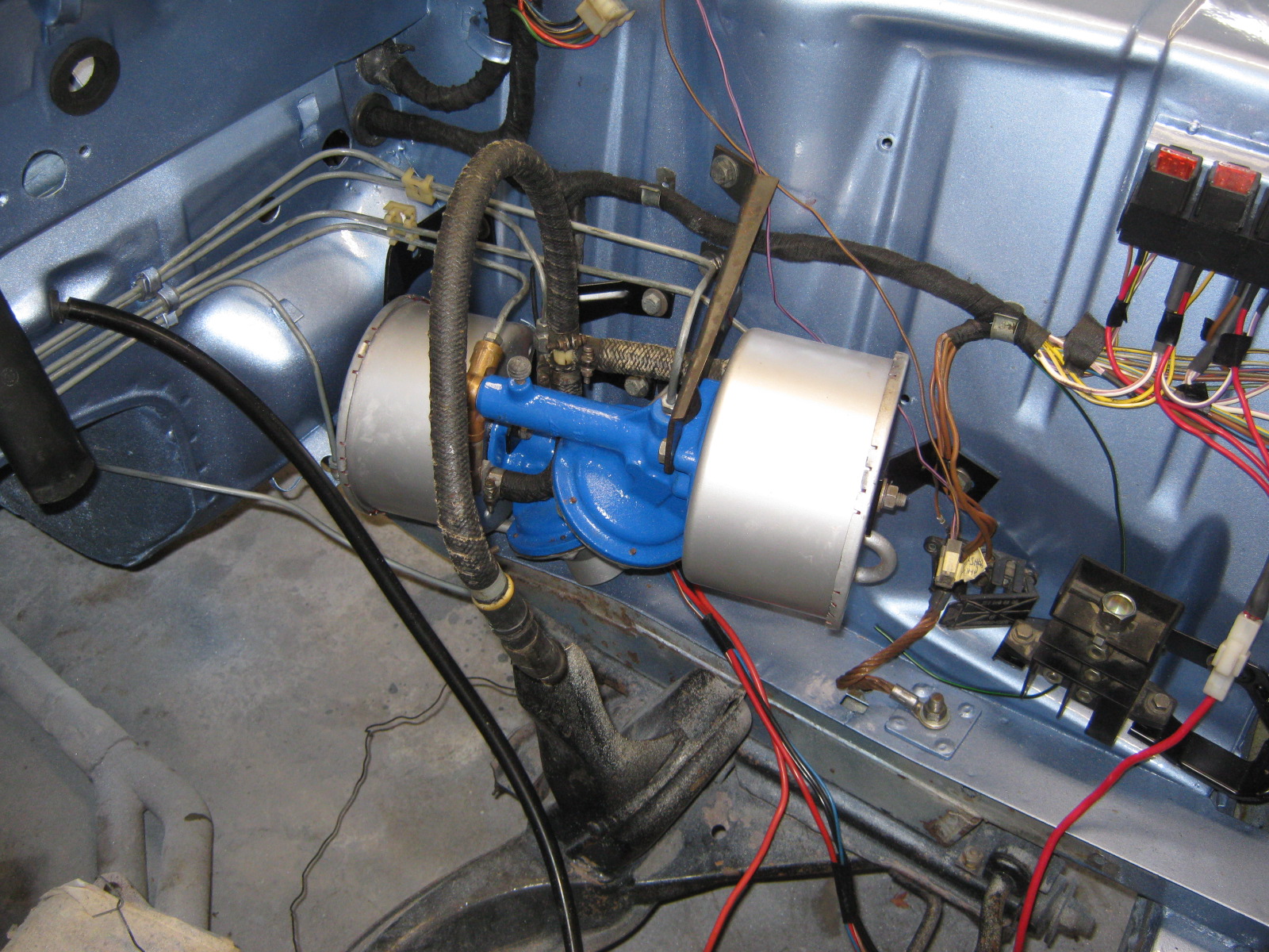 RHD engine bay pictures needed of brakelines for servos - BMW 2002 and ...
