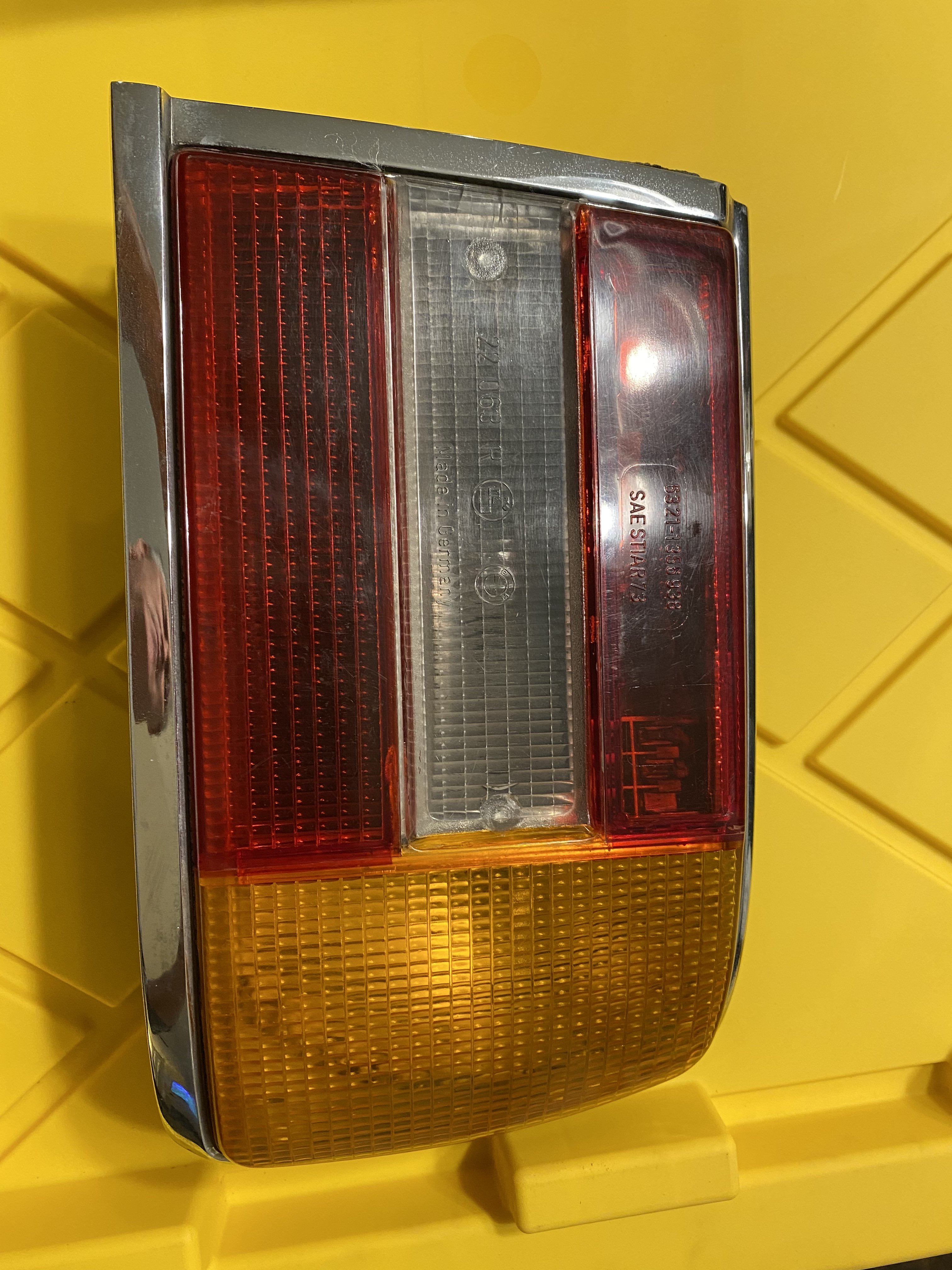 Square rear tail lamp assemblies. - BMW 2002 and Neue Klasse Parts For ...