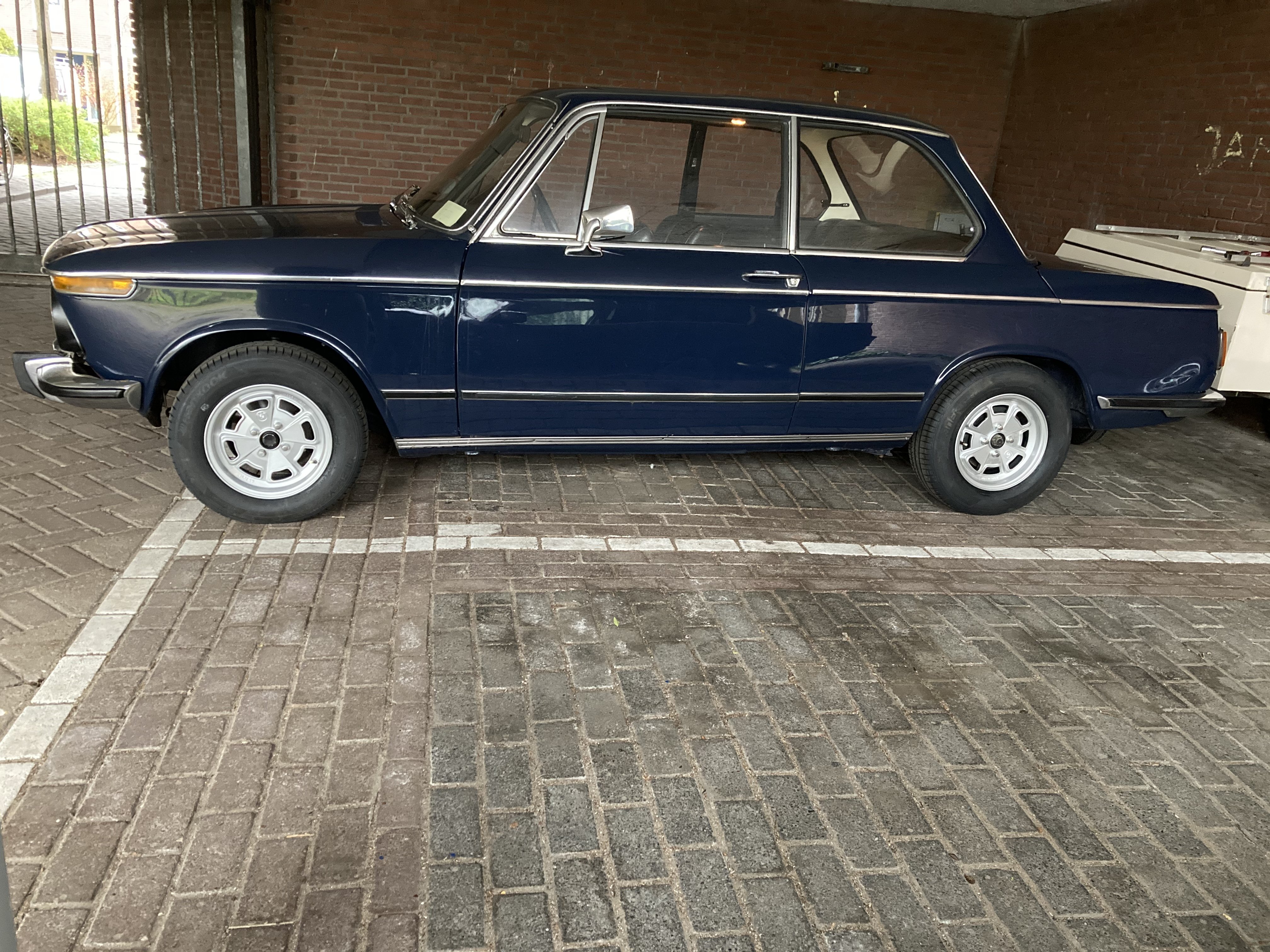 Introduction Atlantic Blau 1975 2002 from The Netherlands - BMW 2002 ...