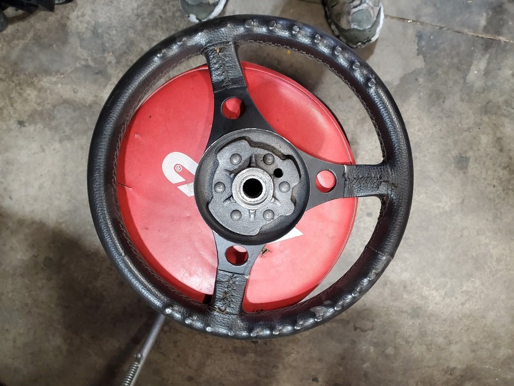 Formuling steering wheel and hub - Miscellaneous - 2002FAQ