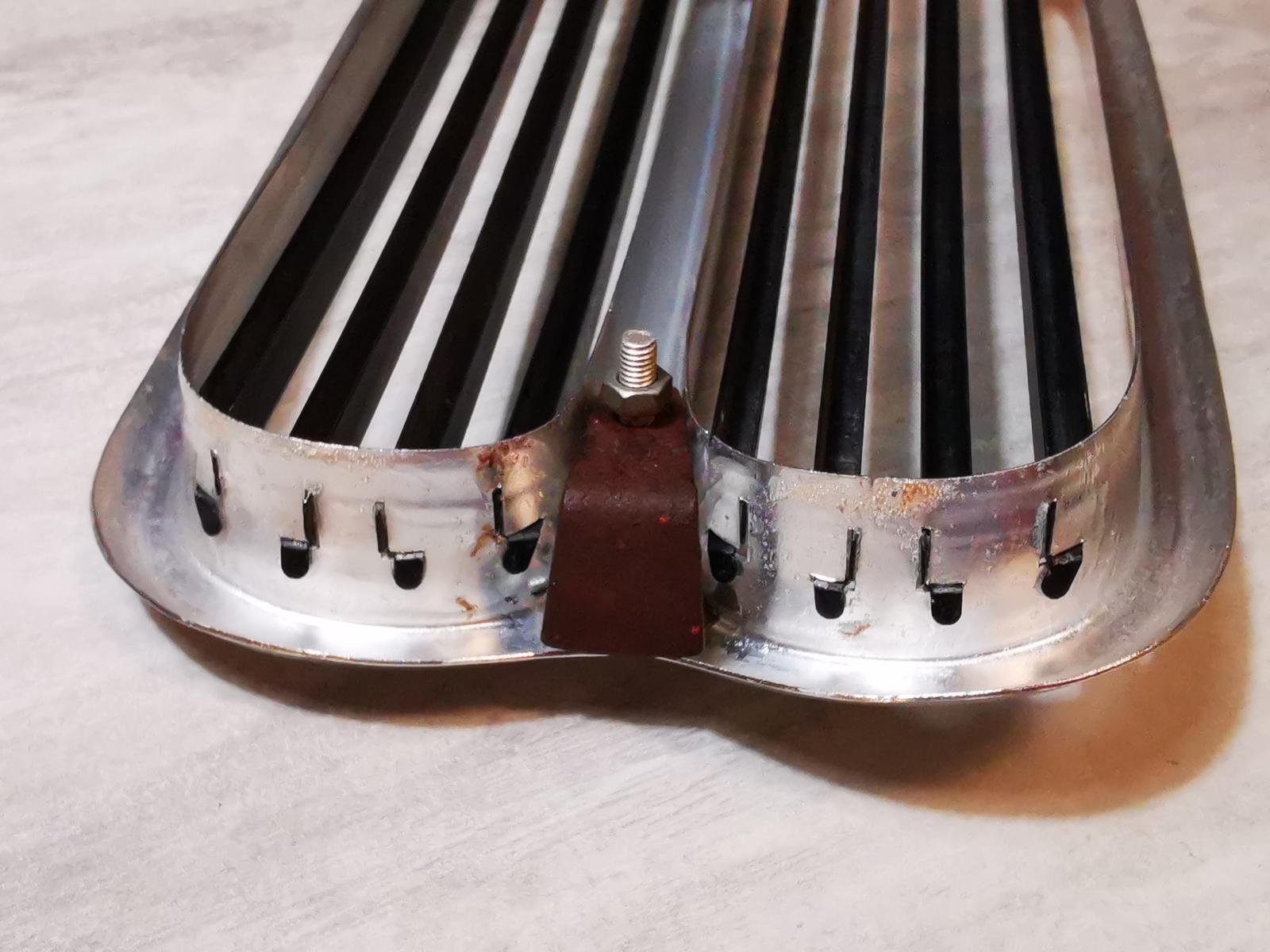 SOLD Nice early kidney grill till 1973 # 51131801577 |﻿ Miscellaneous