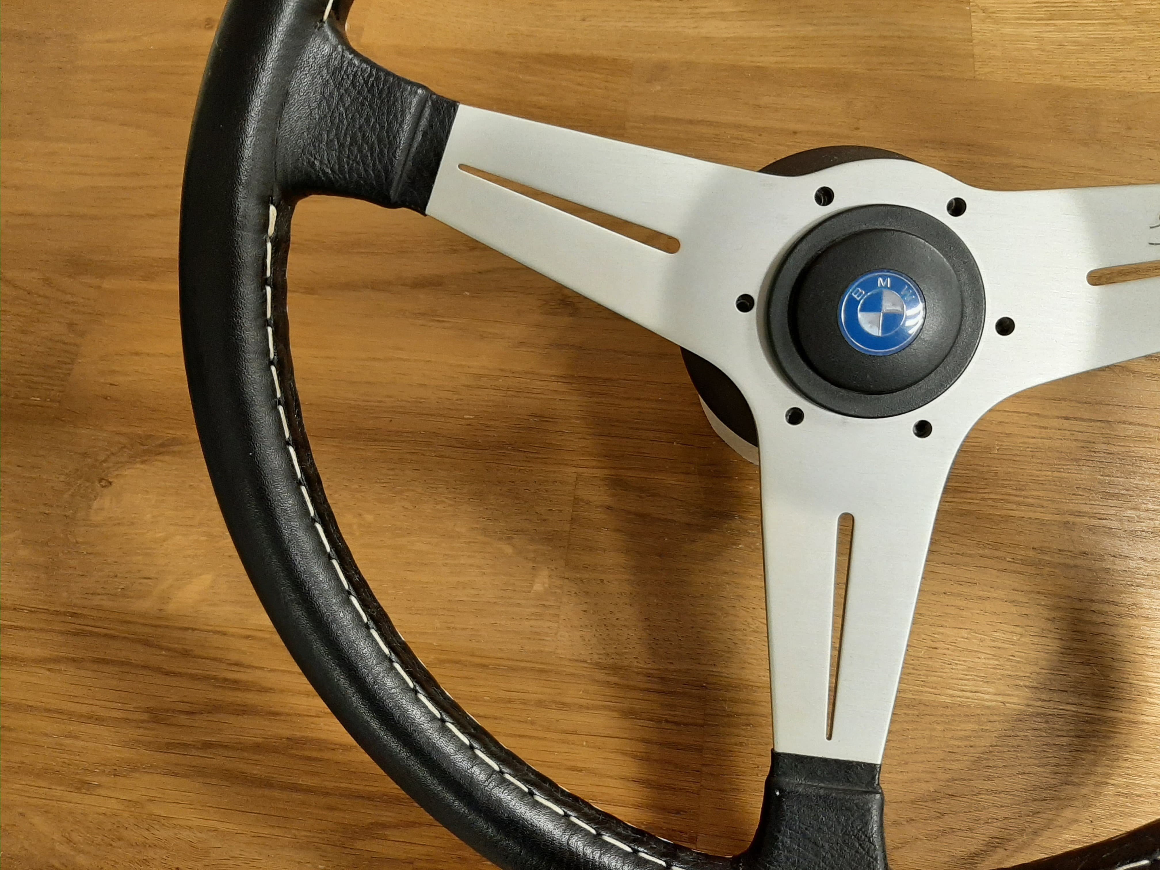 For sale: leather Nardi Classico 390 mm. - Miscellaneous - 2002FAQ