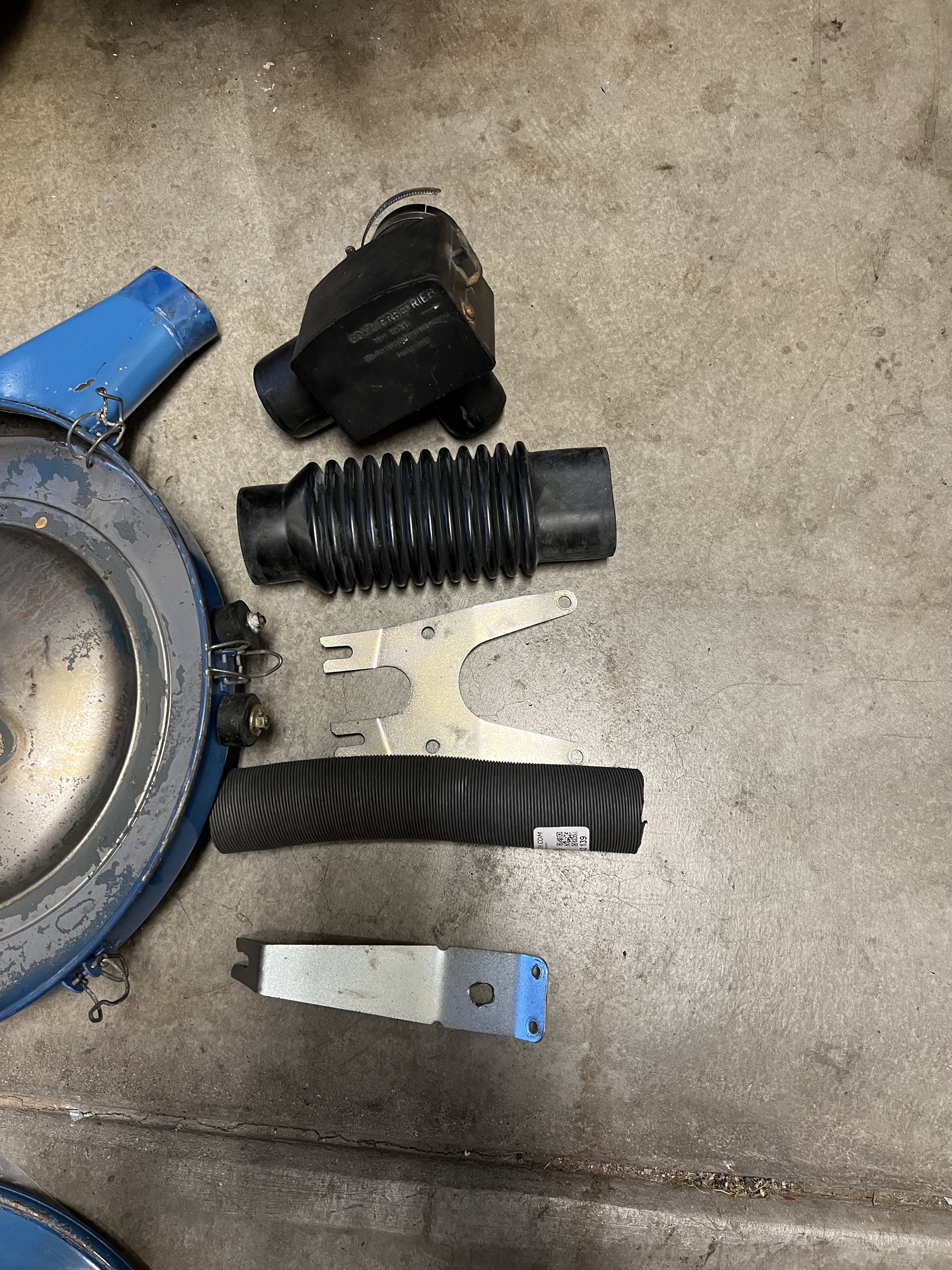 Two Barrel Air Cleaner with All the Fixins - BMW 2002 and Neue Klasse ...