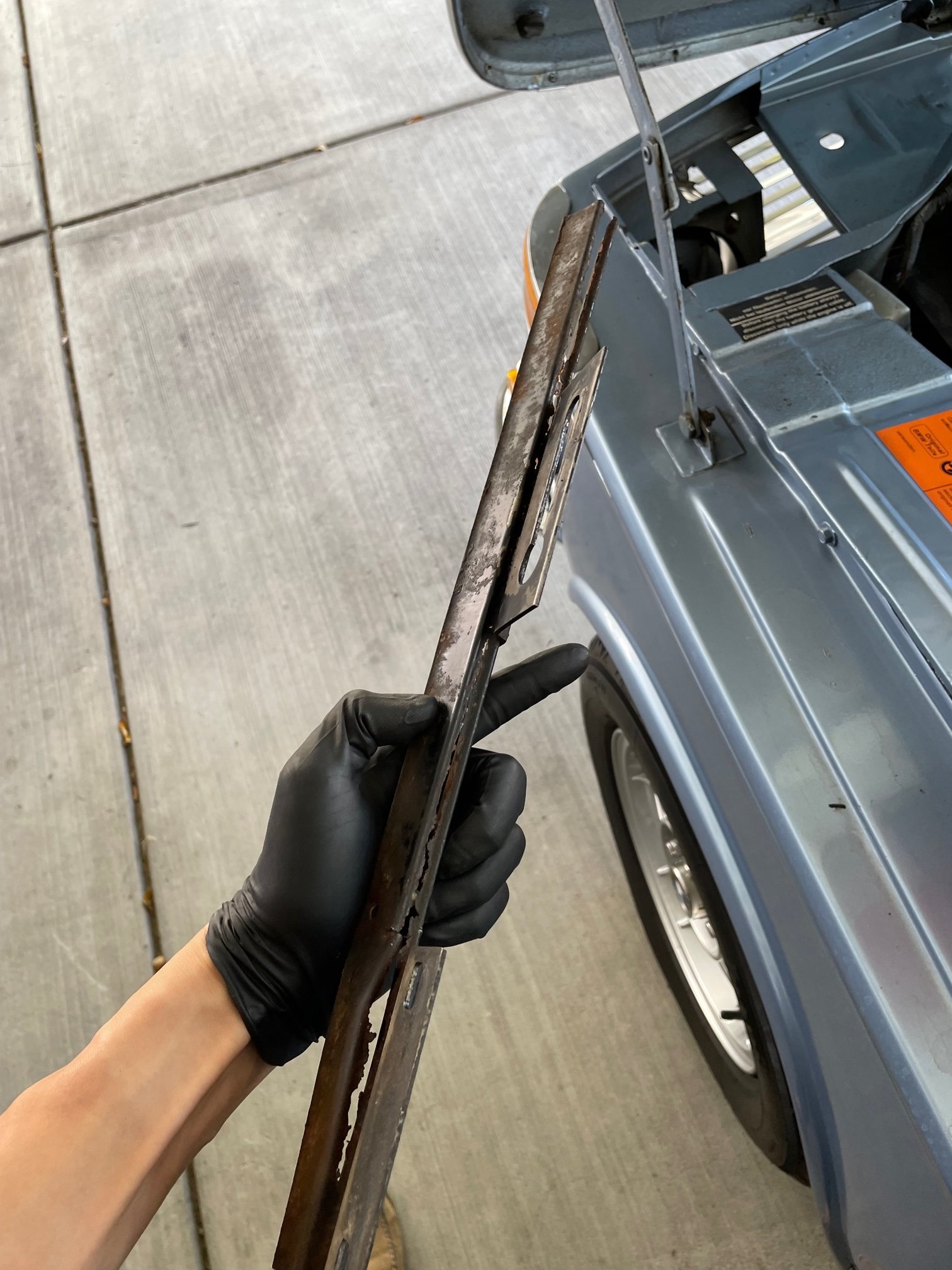 How do you fit the window rail to a new window? |﻿ BMW 2002 and other '02