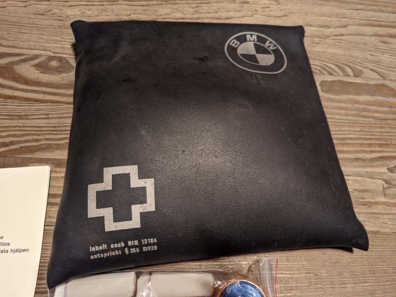 Bmw 2000 CS first aid kit |﻿ Miscellaneous