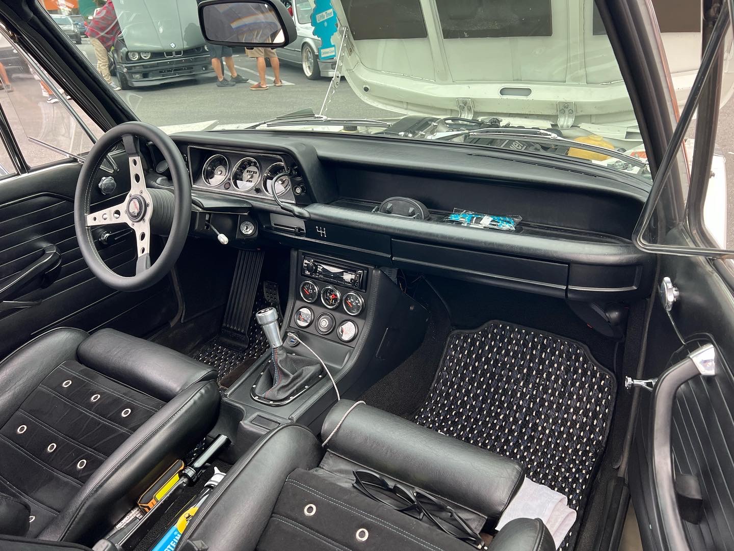 SoCal Brekkie Cars and Coffee |﻿ BMW 2002 and other '02