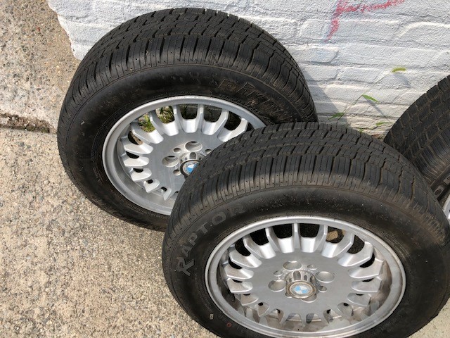 Bottle Caps with excellent tires + new unmounted spare |﻿ Miscellaneous