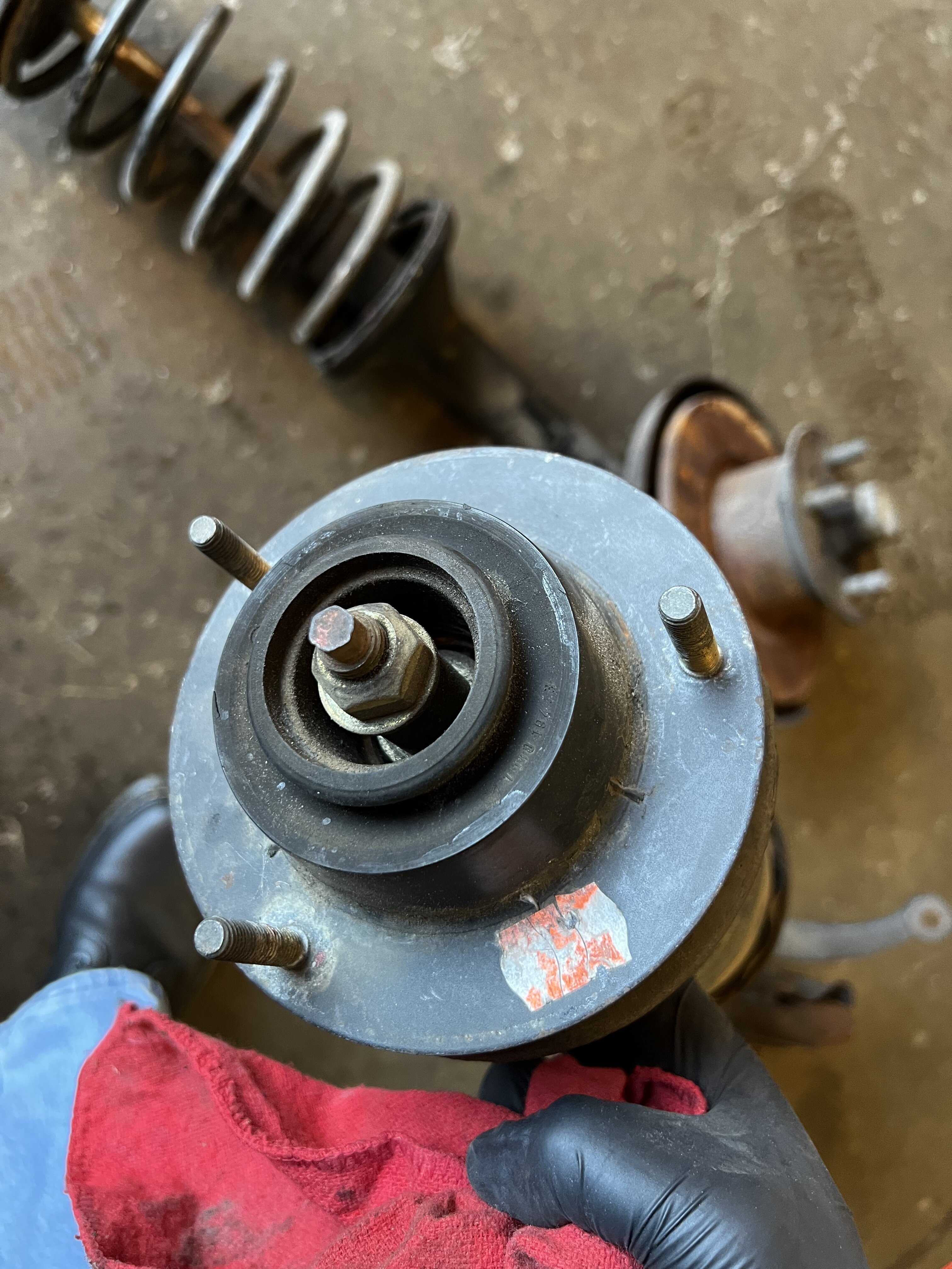 Pair of complete 02 struts, will ship! |﻿ Miscellaneous