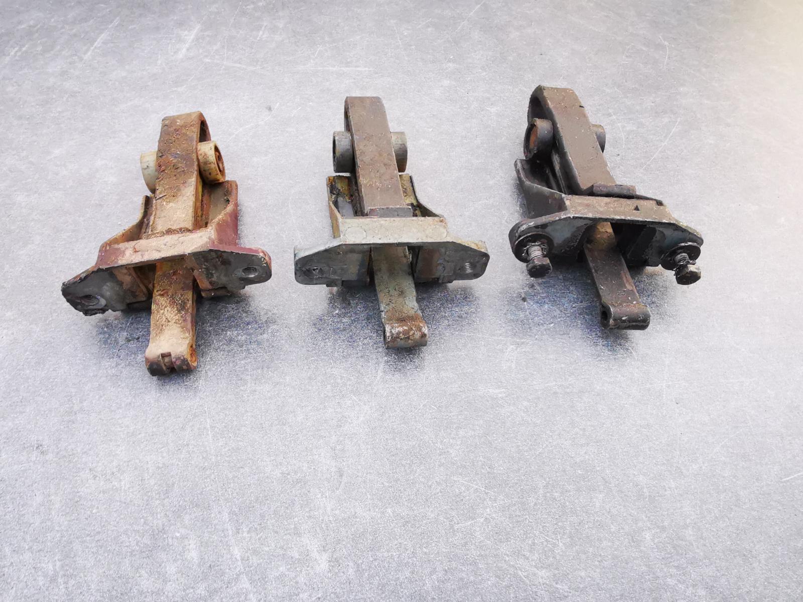 3x Neue Klasse door brakes (+1 broken) - Miscellaneous - 2002FAQ